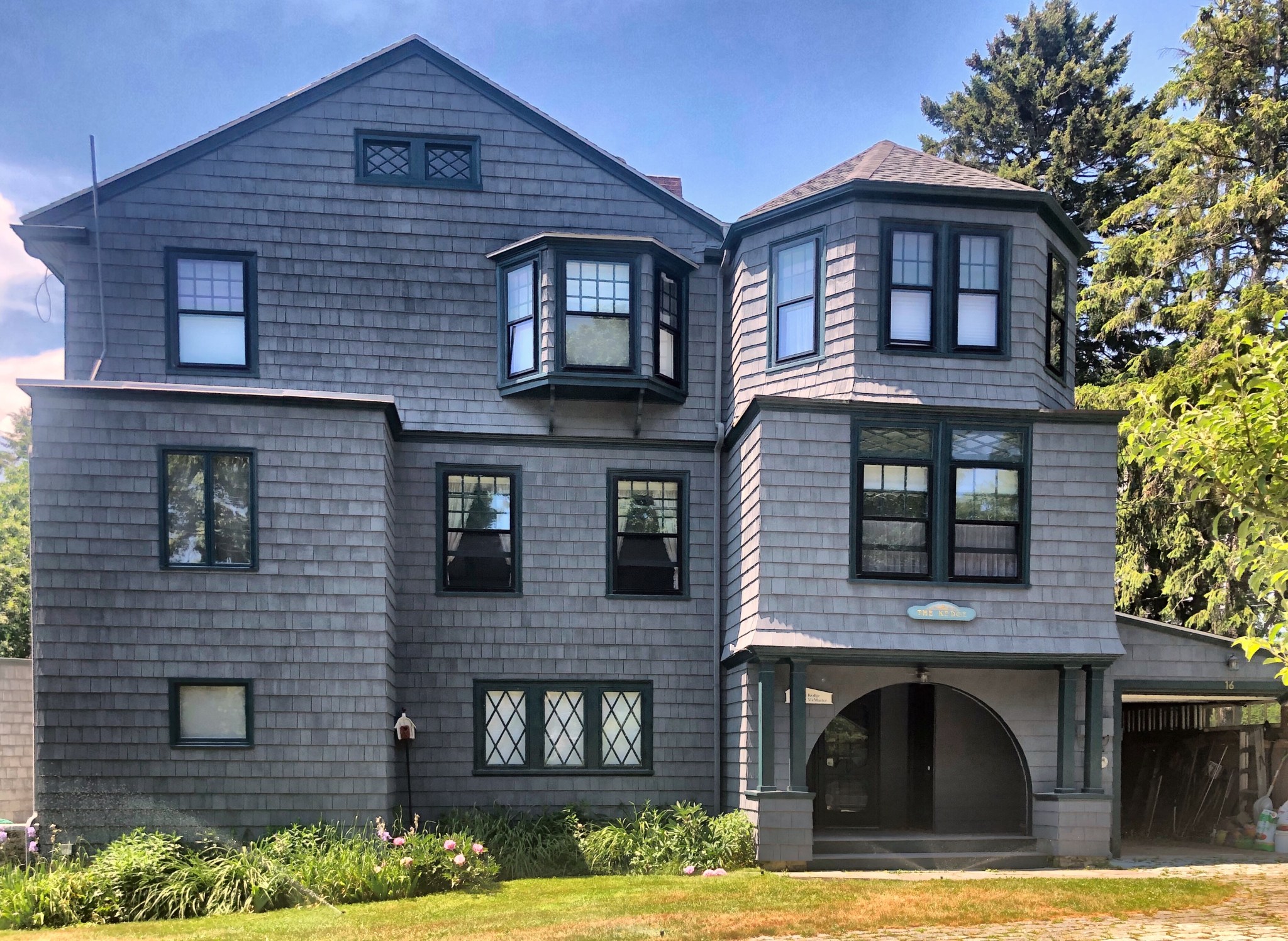 The Kedge // 1887 – Buildings of New England