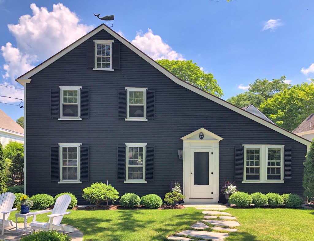 Salt Box House – Buildings of New England