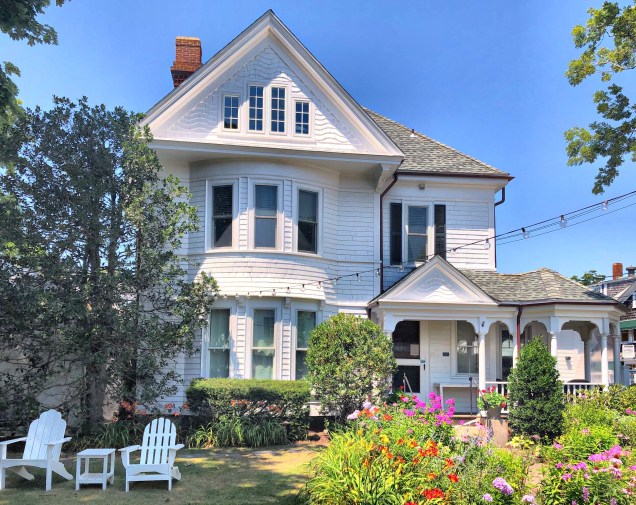 Captain Fisher House // 1892 – Buildings of New England