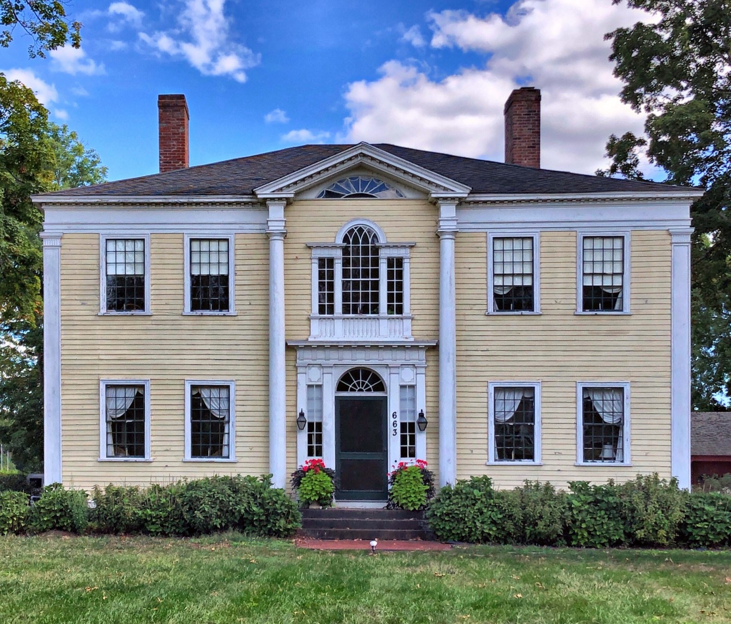 Capt. Charles Leonard House // 1805 – Buildings of New England