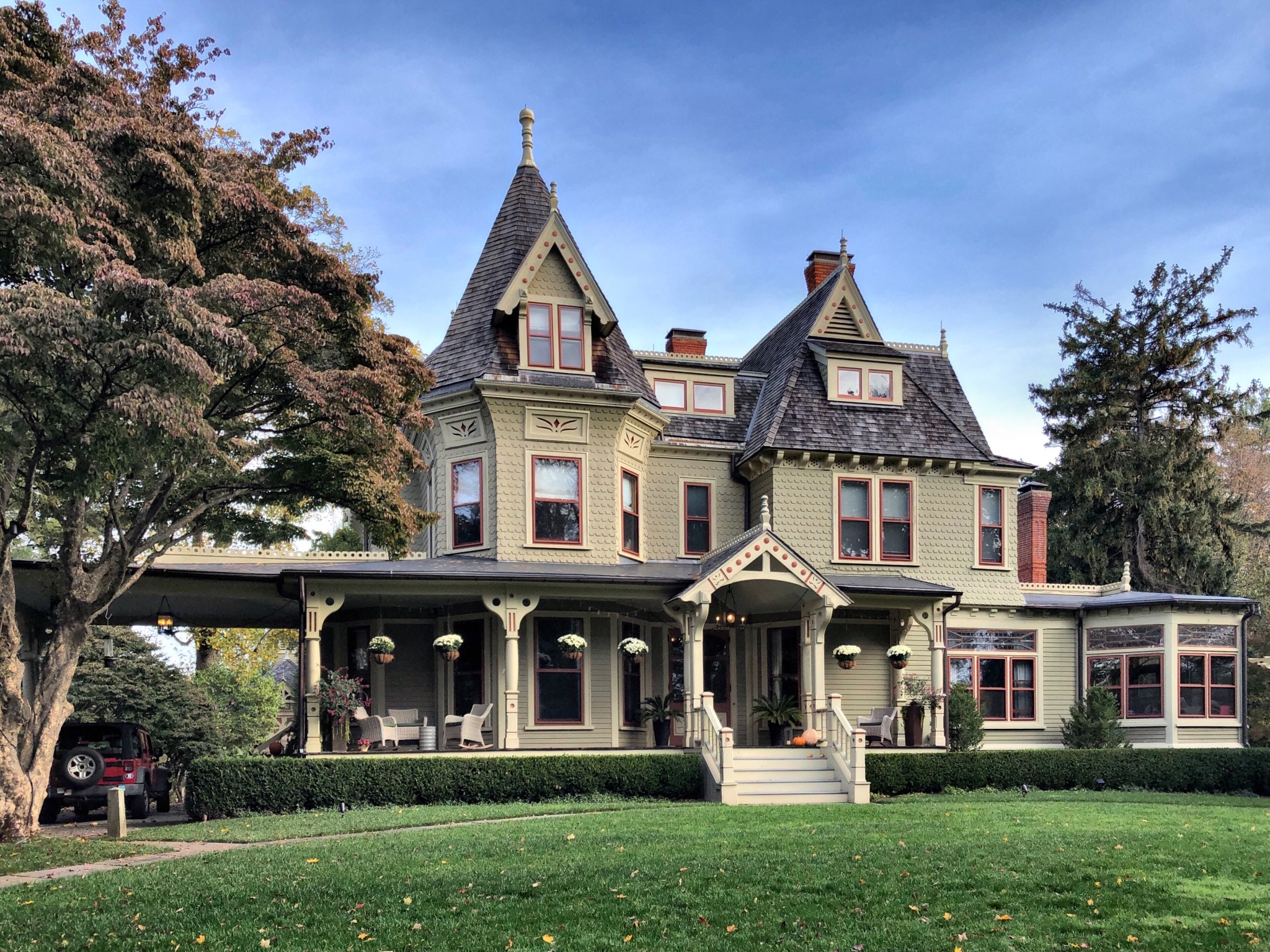 John Hoyt Perry House // c.1875 – Buildings of New England