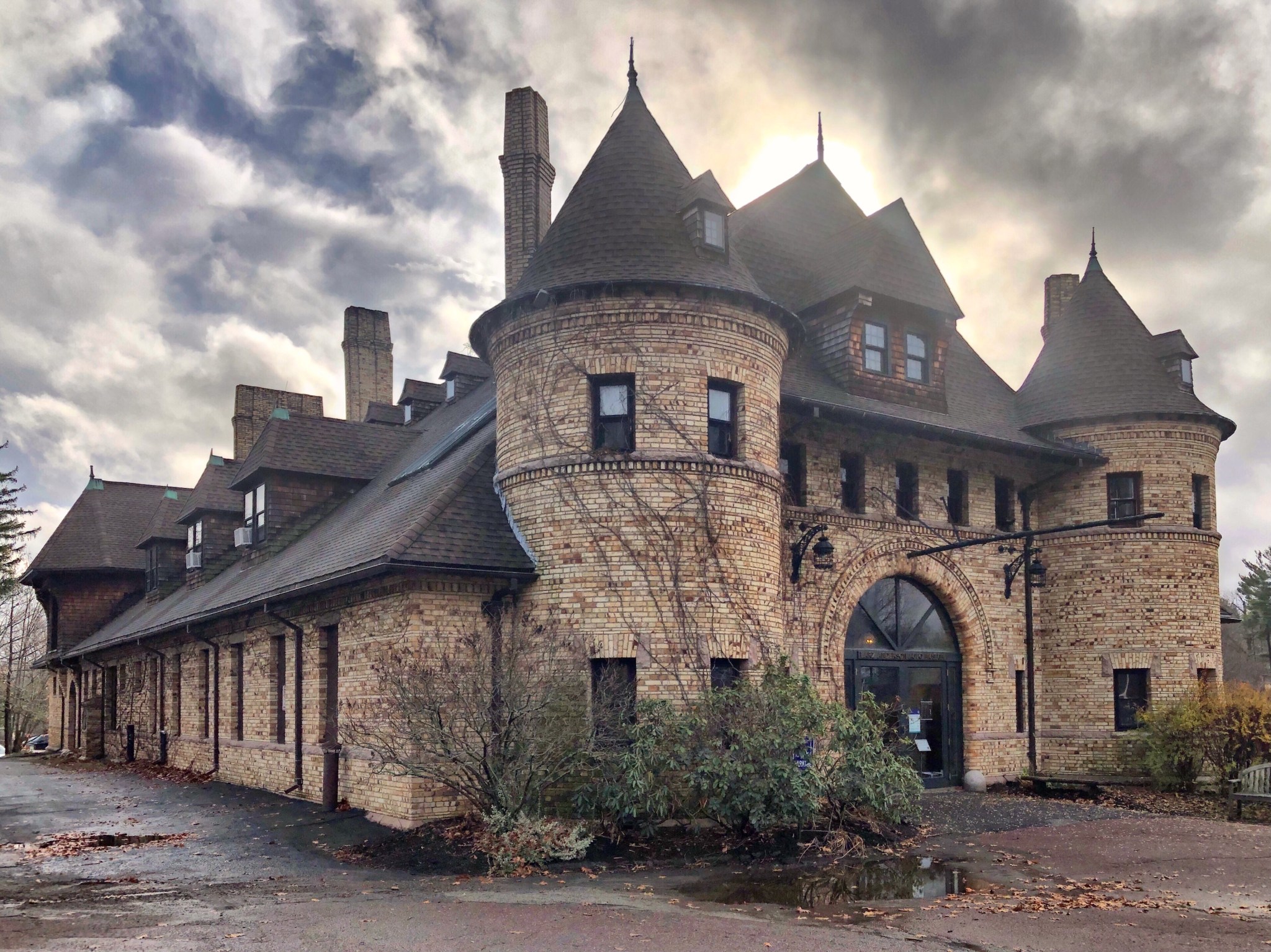 Larz Anderson Carriage House // 1889 – Buildings of New England