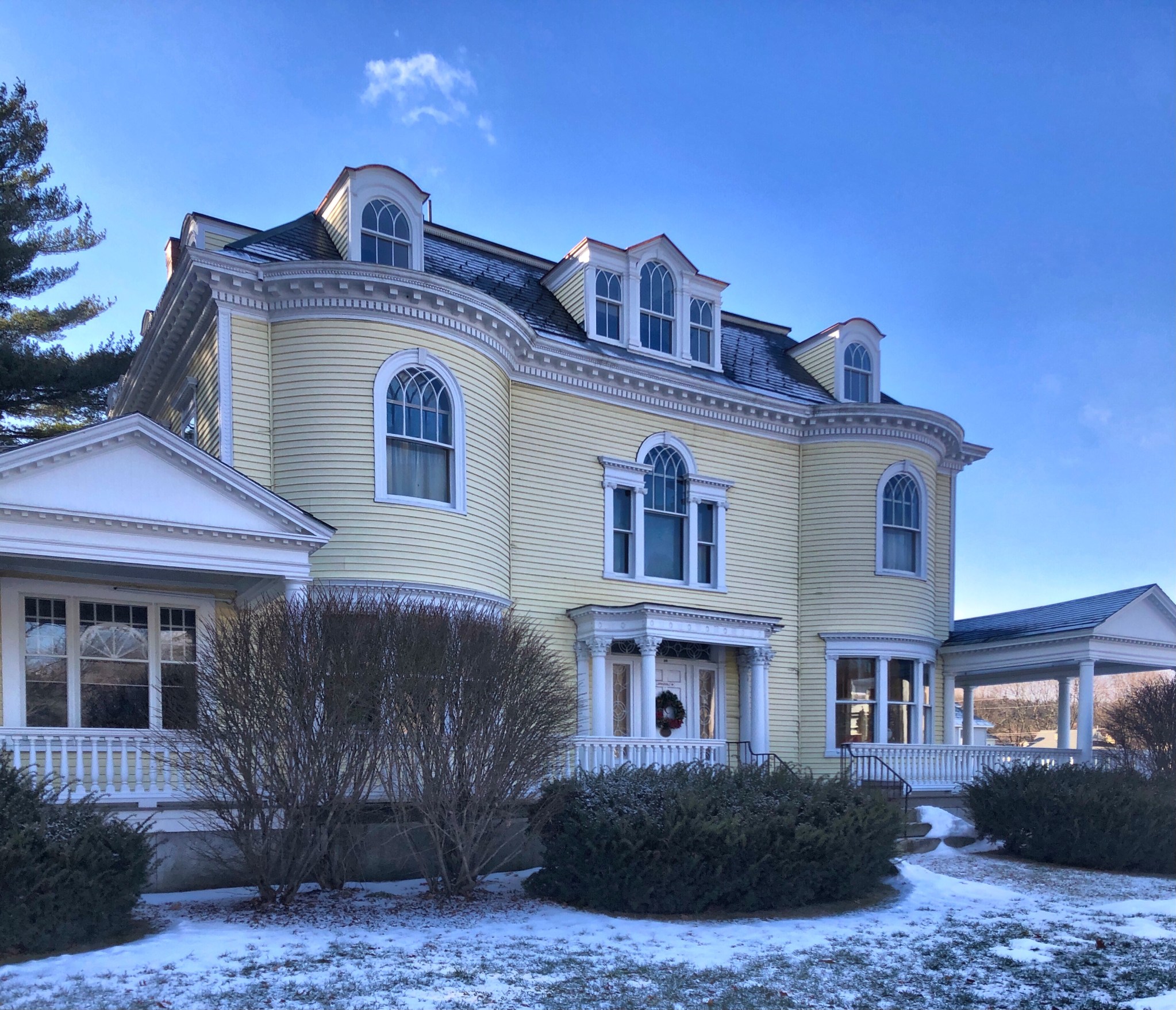 Newport – Buildings of New England