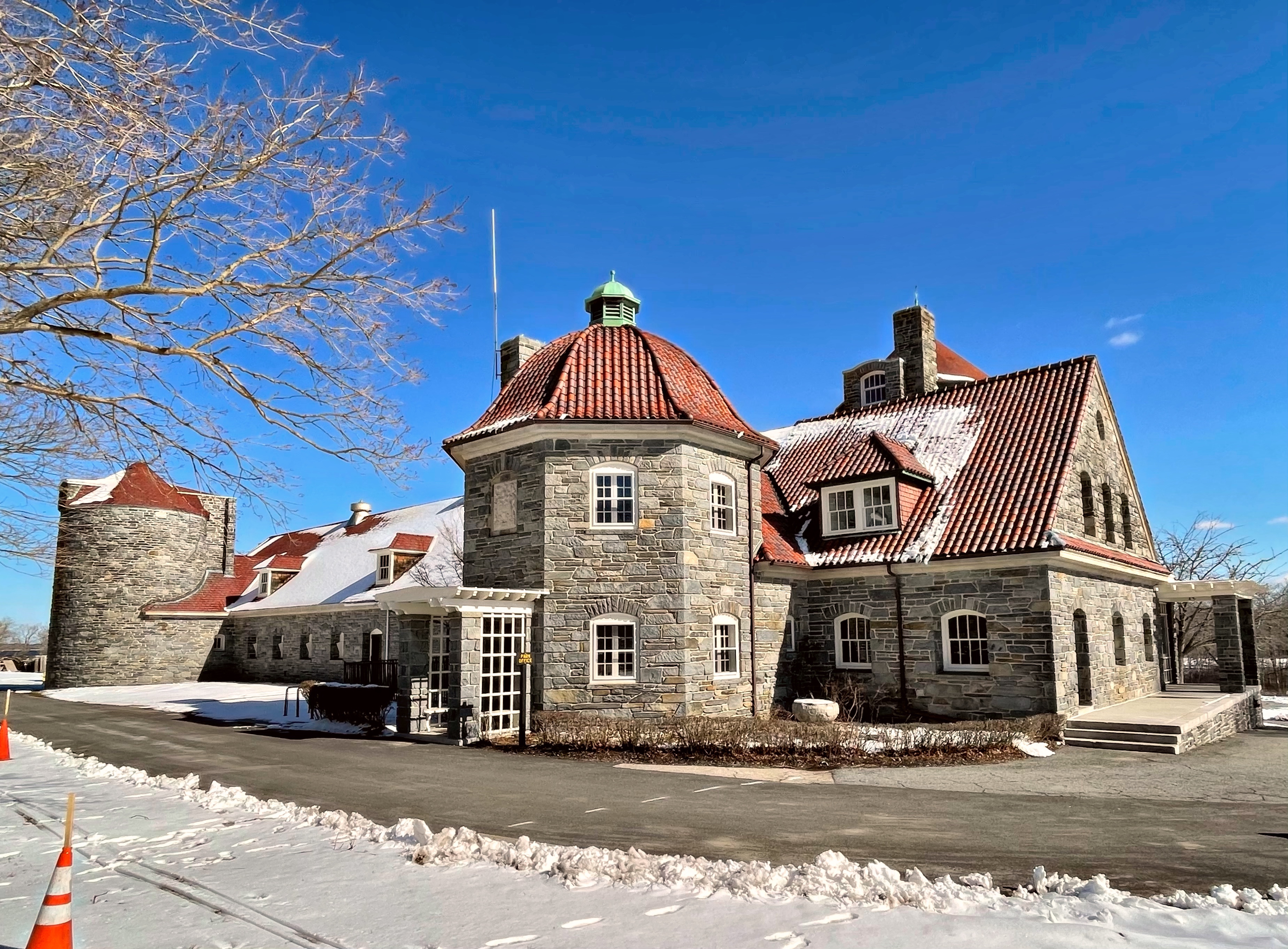 Colt Dairy Barn // 1917 – Buildings of New England
