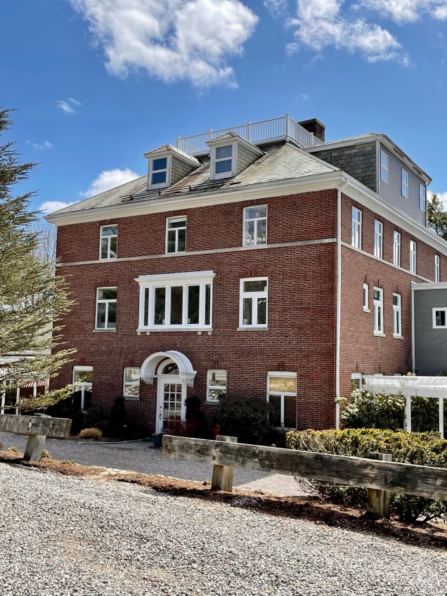 Peabody Home – Buildings of New England