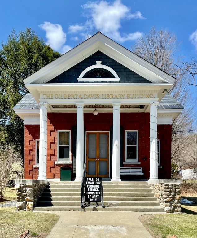 Gilbert A. Davis Memorial Library // 1899 – Buildings of New England