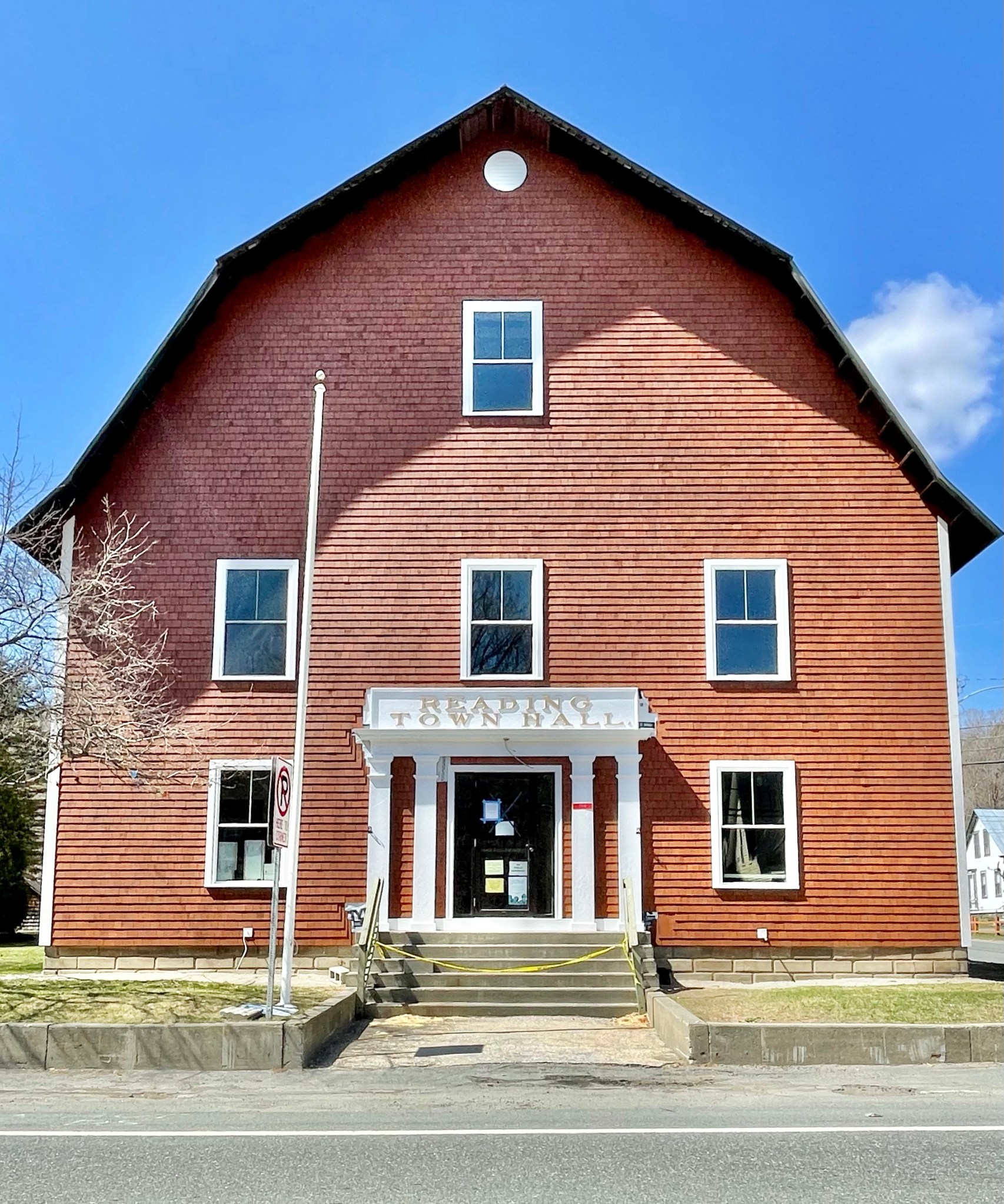 Reading Town Hall // 1911 – Buildings of New England