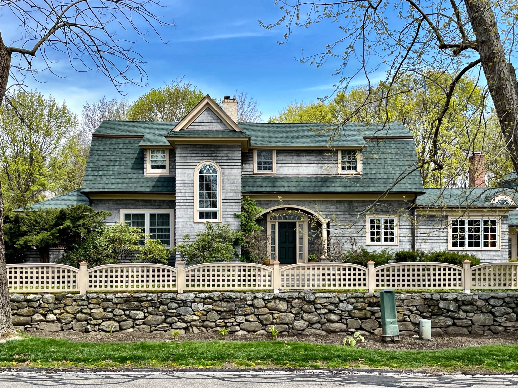 George Allen Carriage House // c.1895 – Buildings of New England
