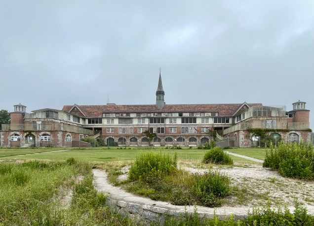 Seaside Sanatorium – Maher Building // 1933 – Buildings of New England