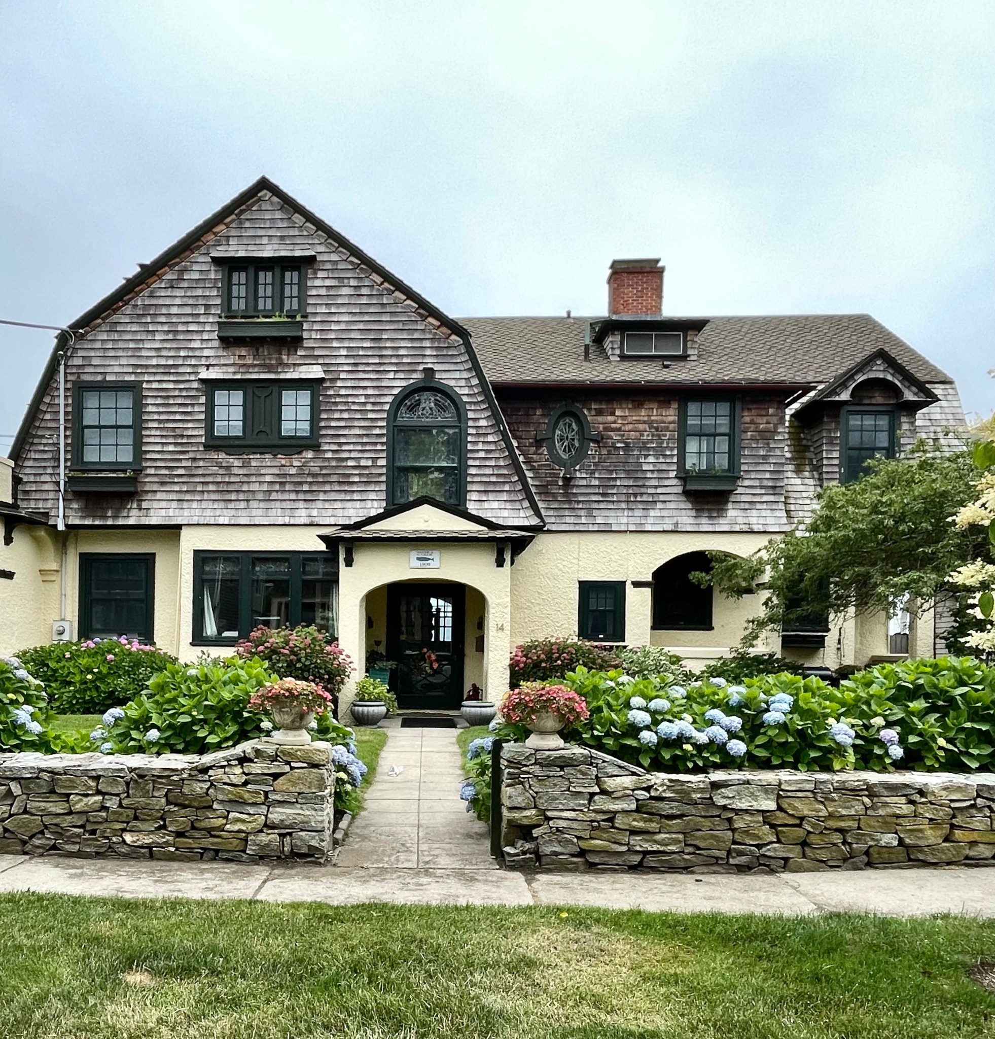 Walter Garde Cottage // c.1910 – Buildings of New England
