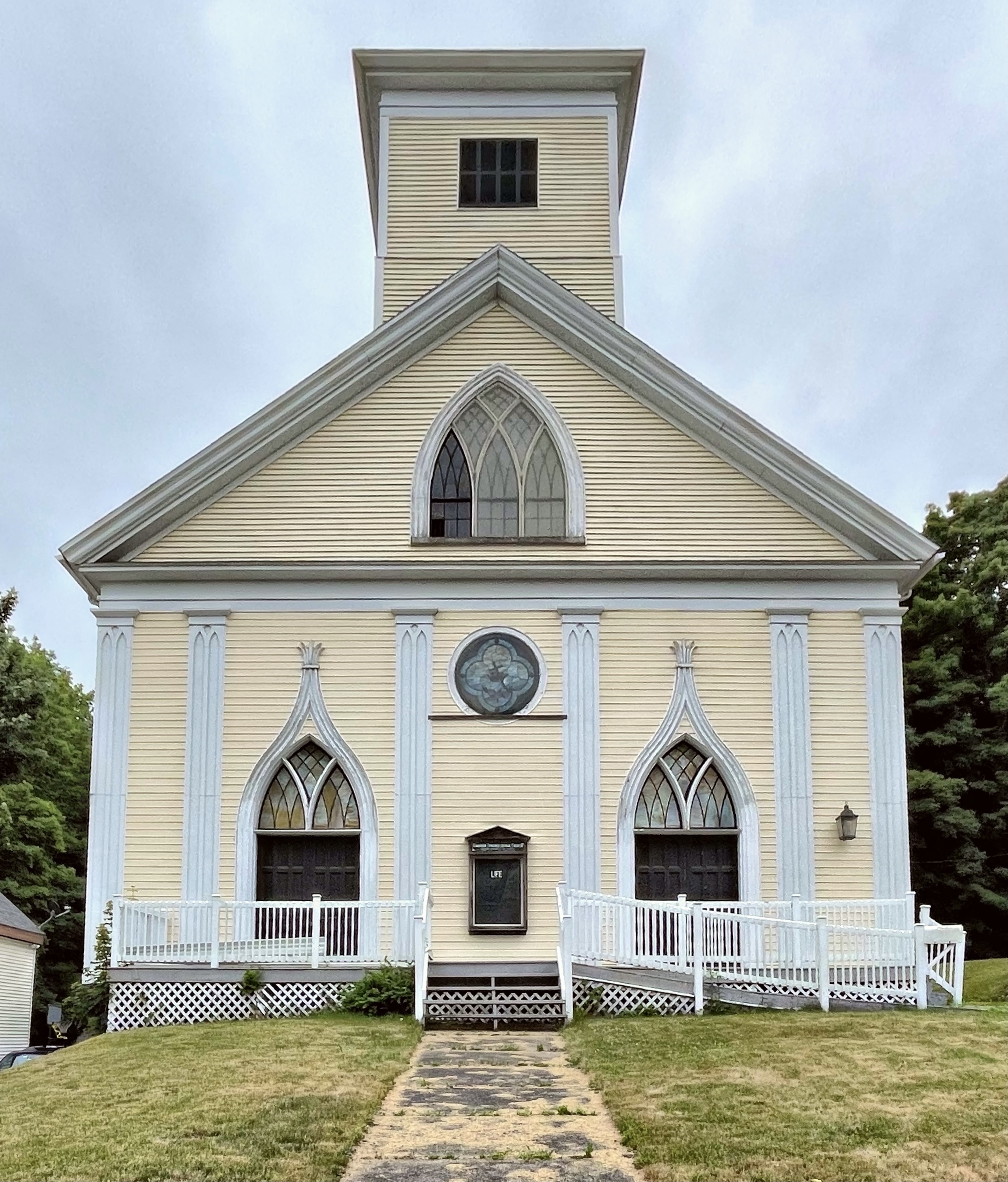 Gardiner Universalist Church // 1843 – Buildings of New England