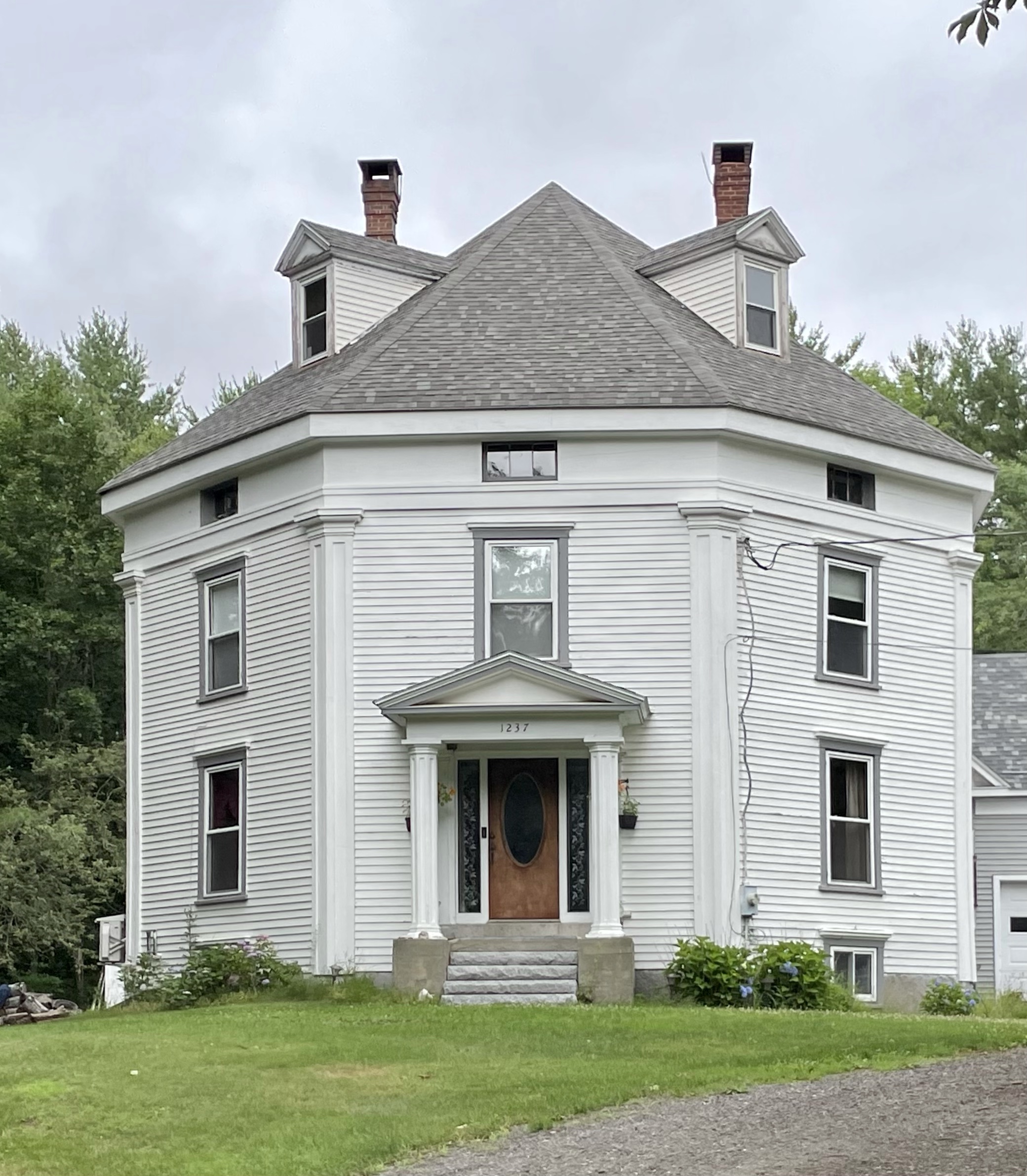 Octagon House – Buildings of New England