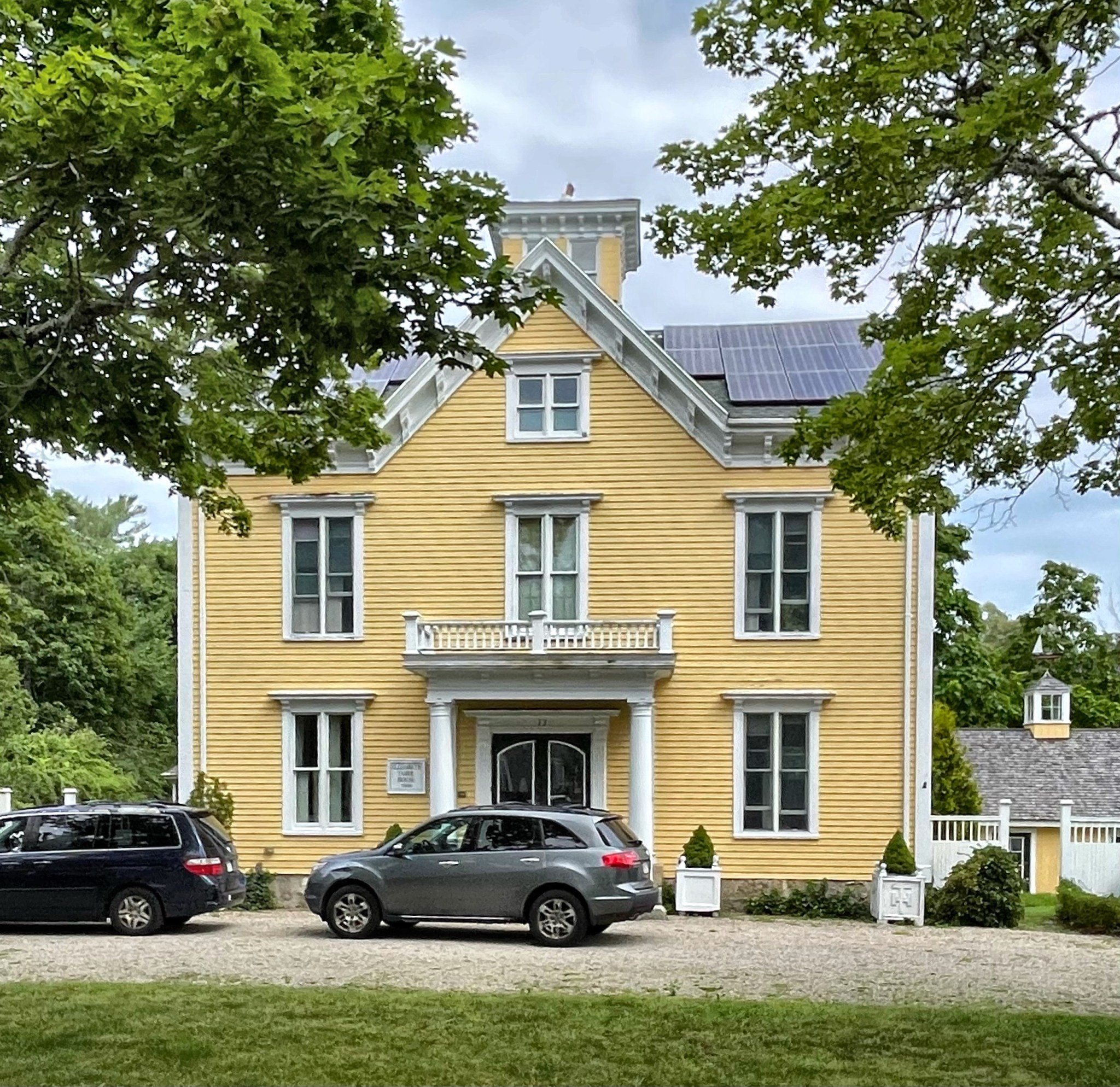Tabor Hall – Buildings of New England