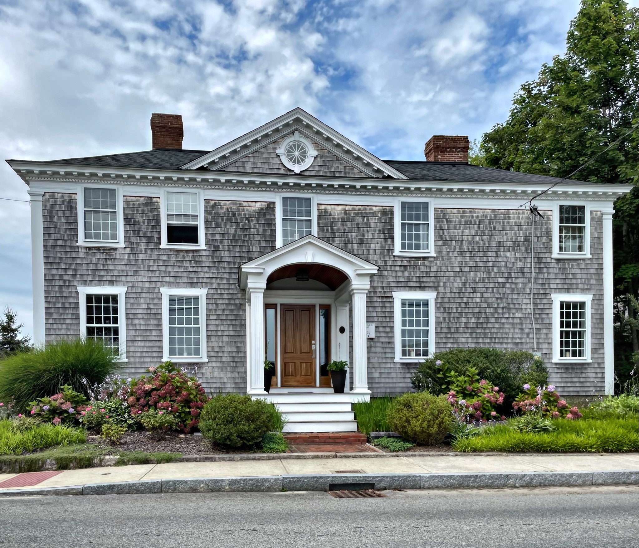 Colonial Revival – Page 15 – Buildings of New England