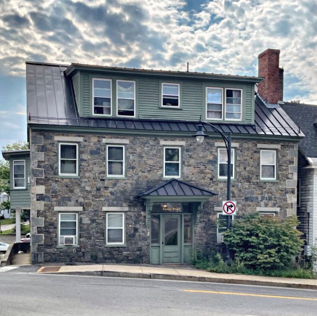 Newmarket – Buildings of New England