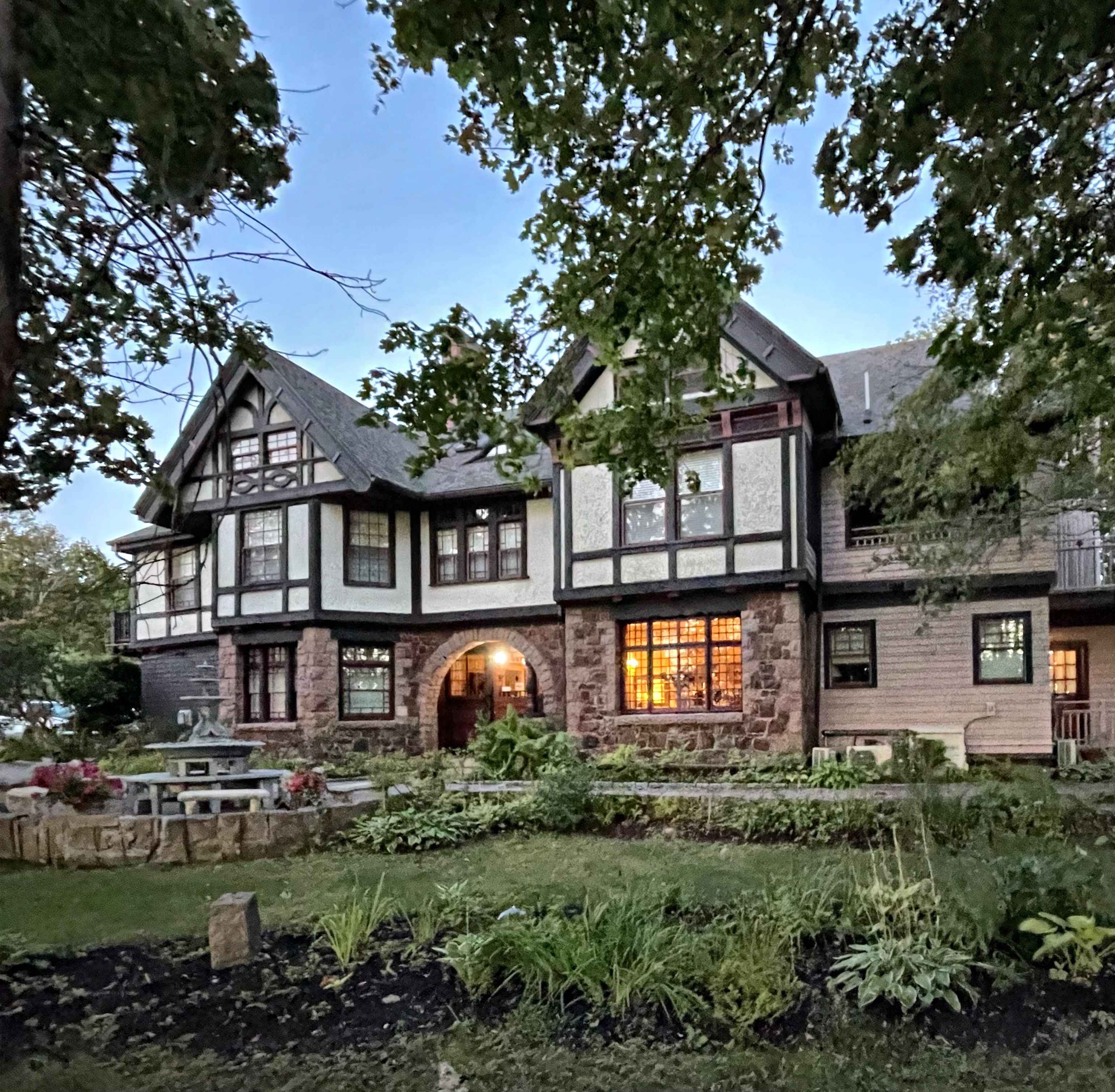 Ullikana // 1885 – Buildings of New England