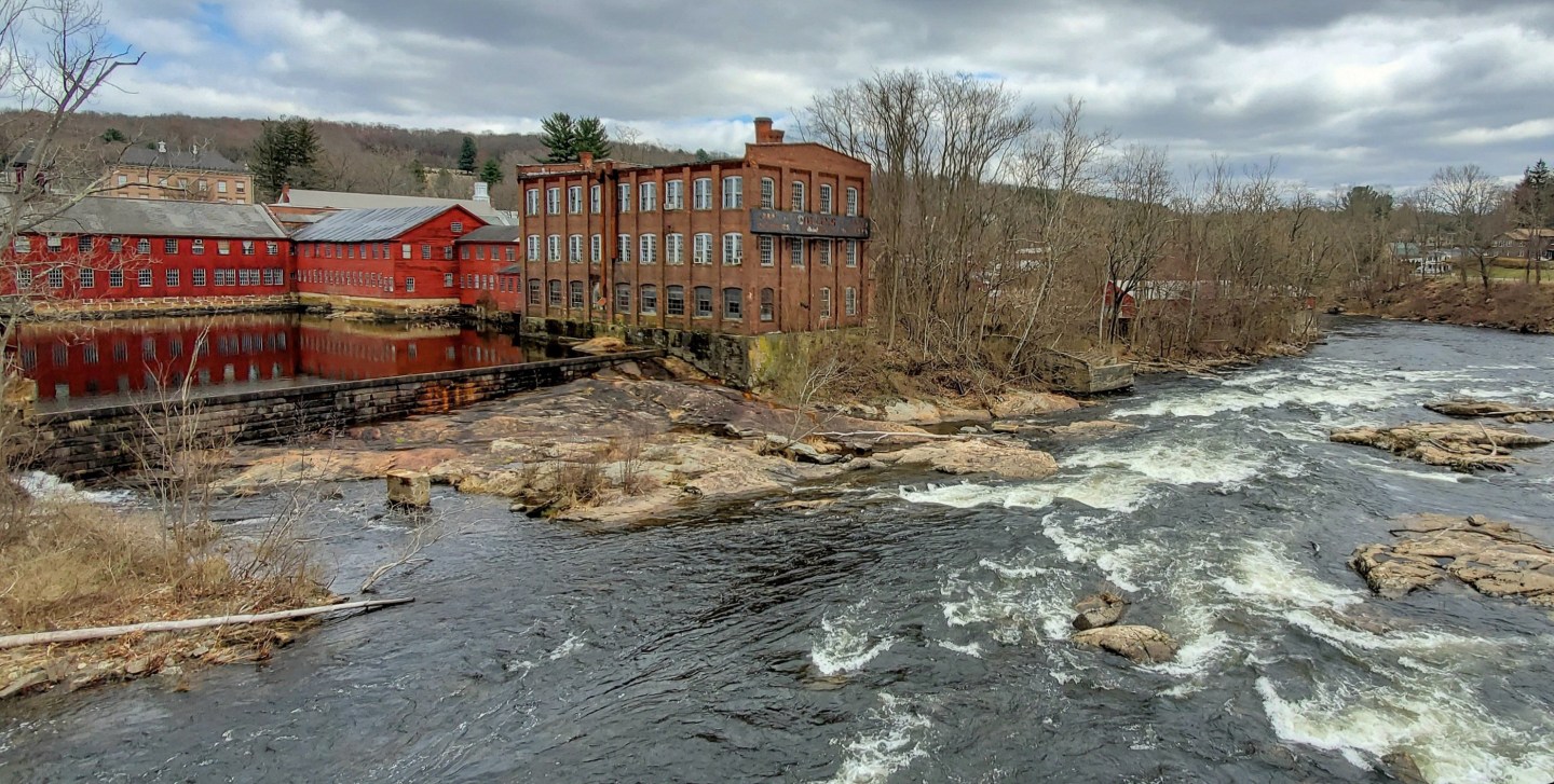 Canton – Buildings of New England