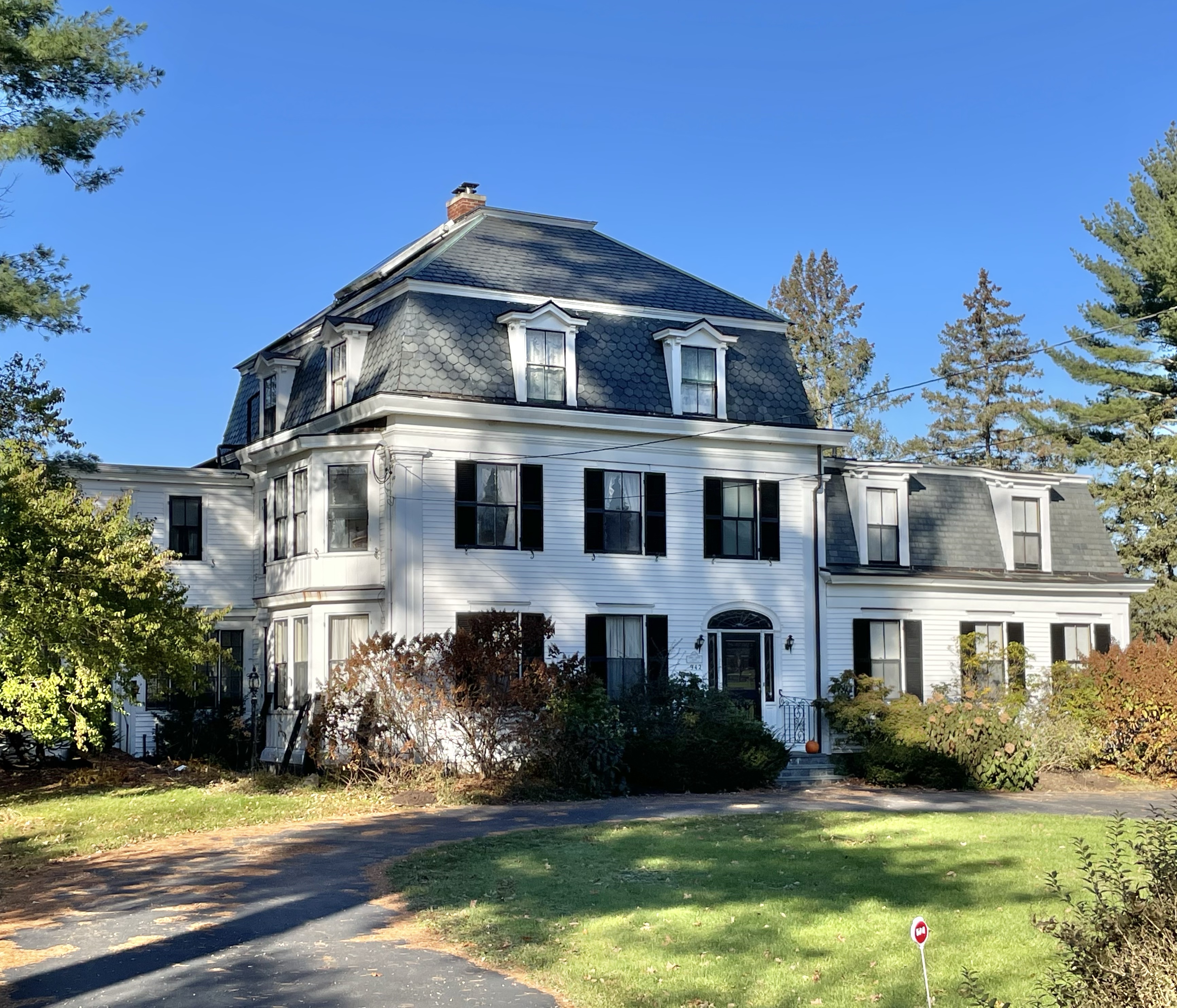 Carter-Hussey-Whitney House // 1827 – Buildings of New England