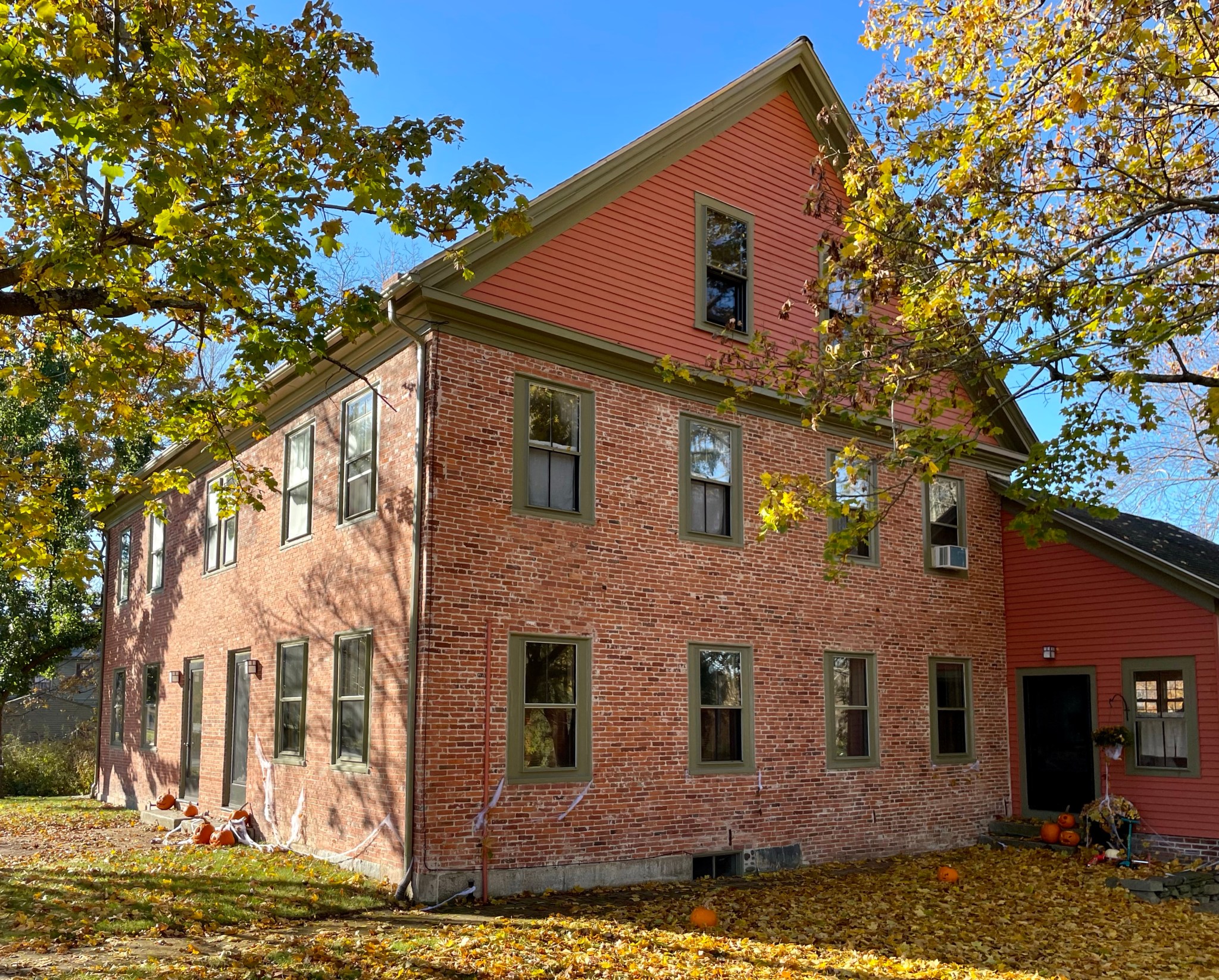 Lancaster – Buildings of New England