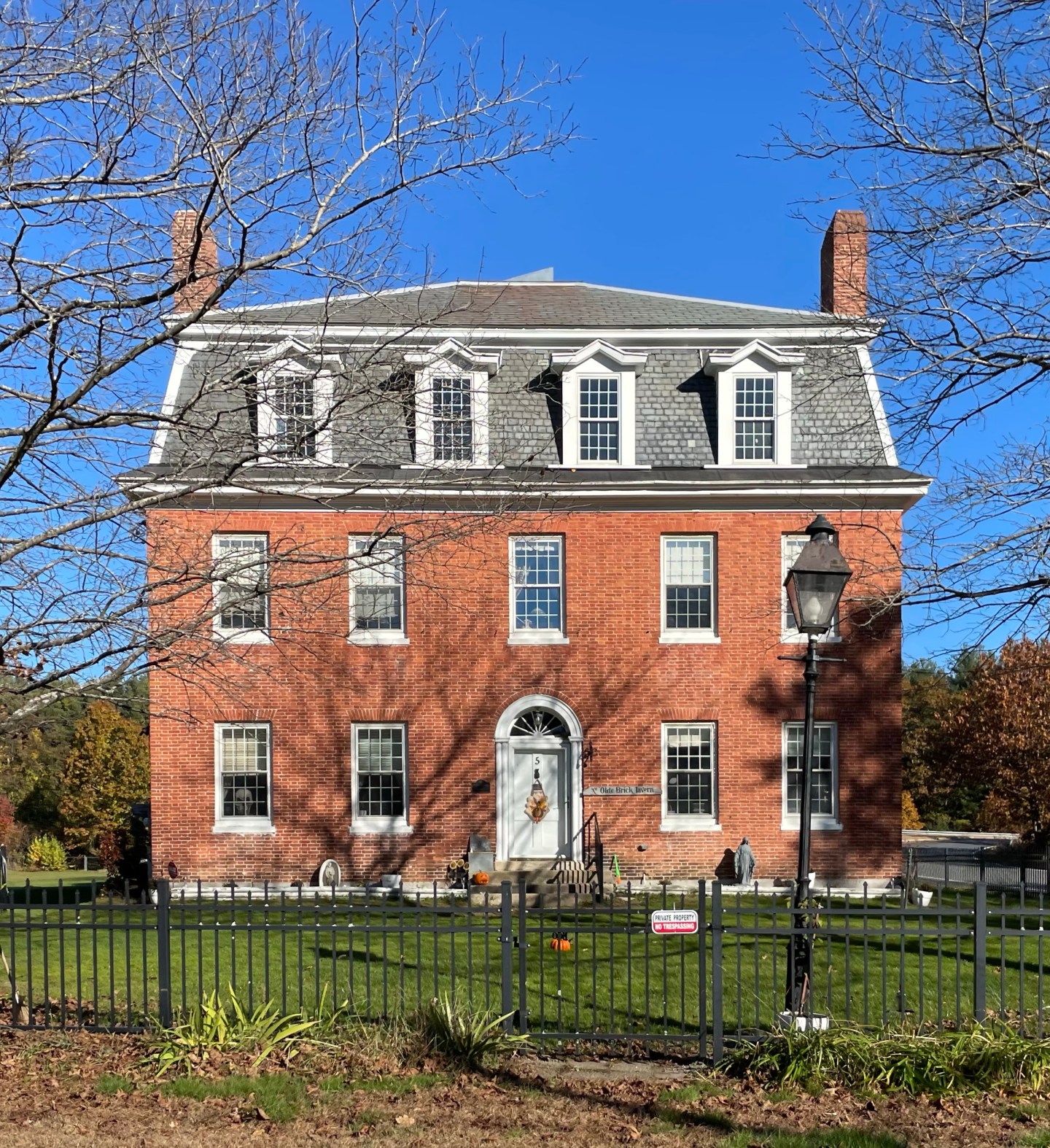 Old Brick Tavern // 1804 – Buildings of New England