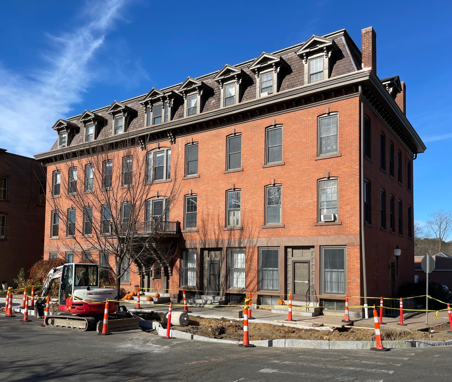 Canton – Buildings of New England