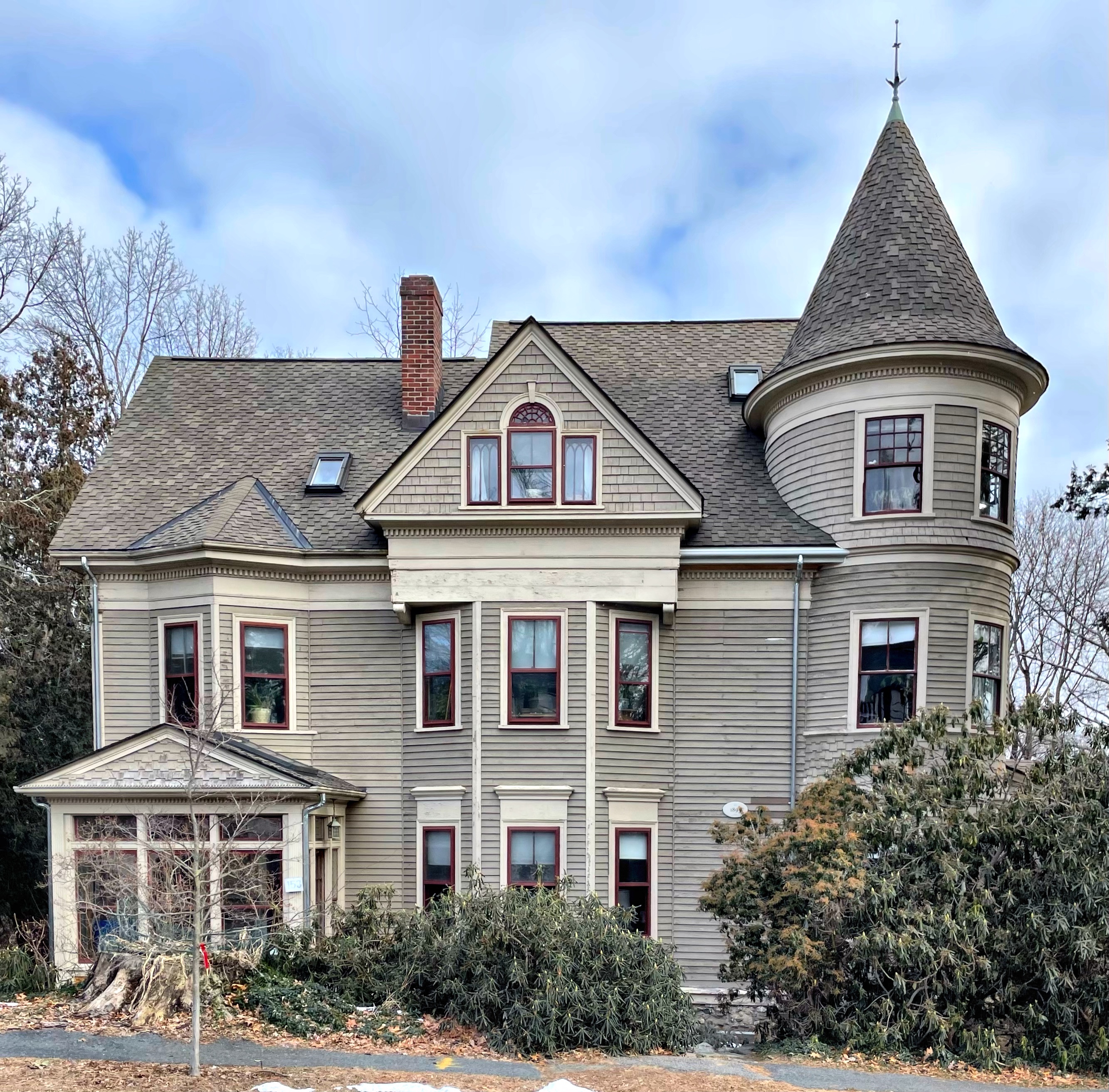 Winfield S. Carr House // 1896 – Buildings of New England