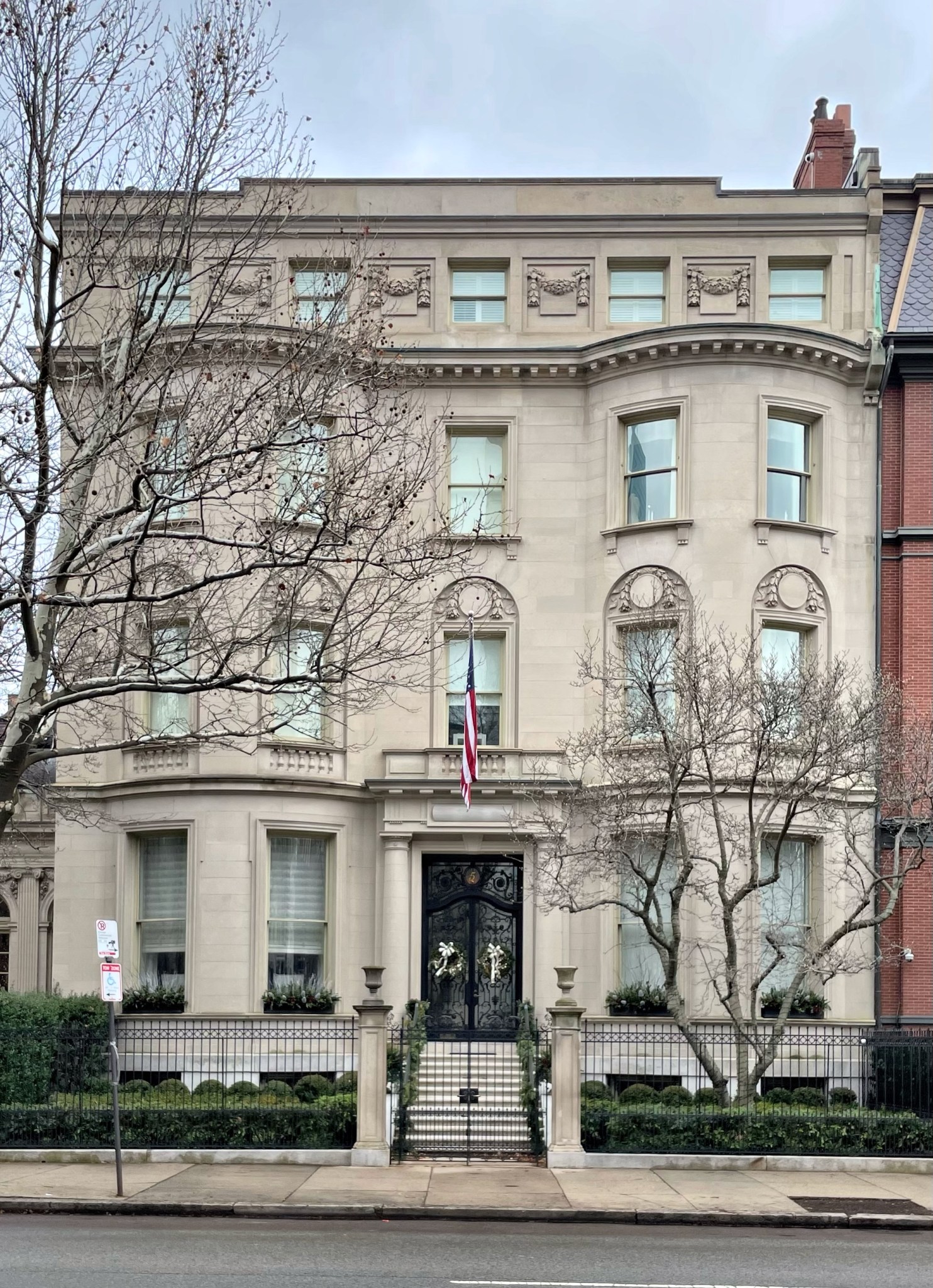 Baylies Mansion // 1903 – Buildings of New England