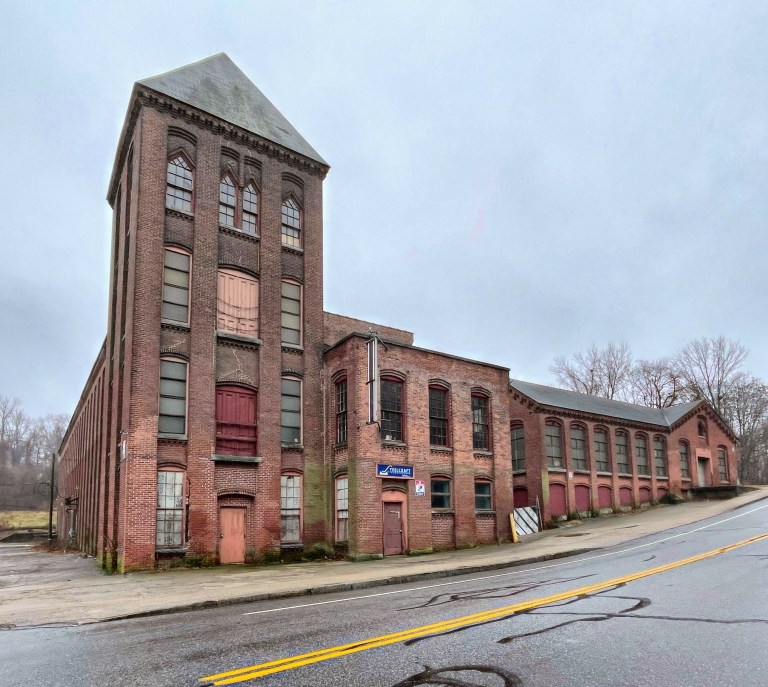 Lapham Woolen Mill // 1879 – Buildings of New England