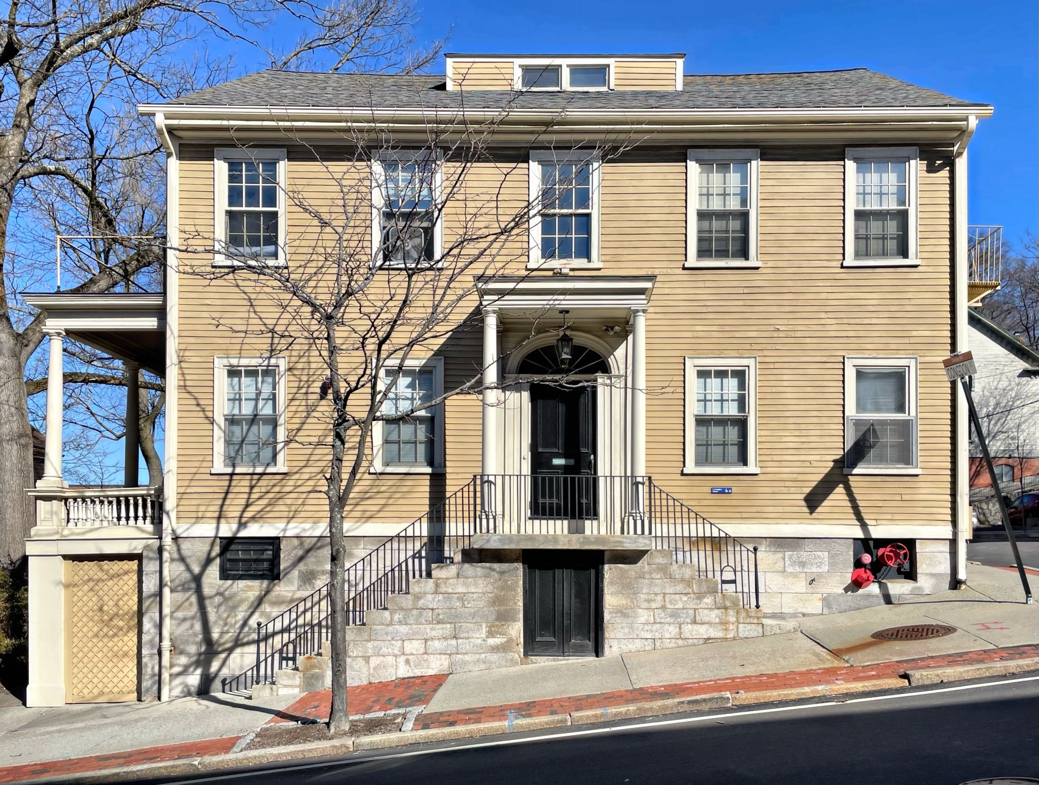 Jonathan Congdon House // 1818 – Buildings of New England