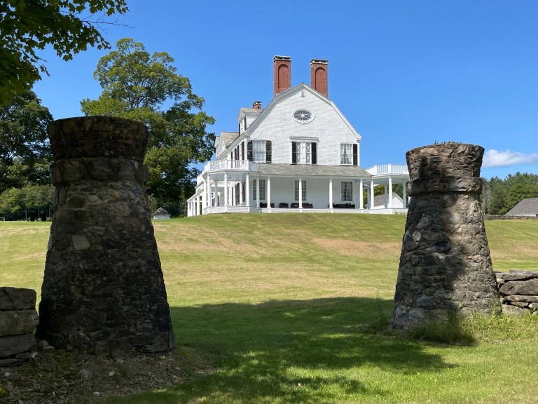 Colonial Revival – Page 15 – Buildings of New England