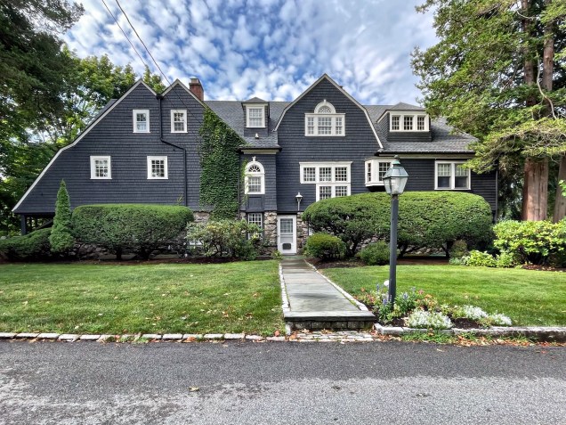 Waban Newton – Buildings of New England