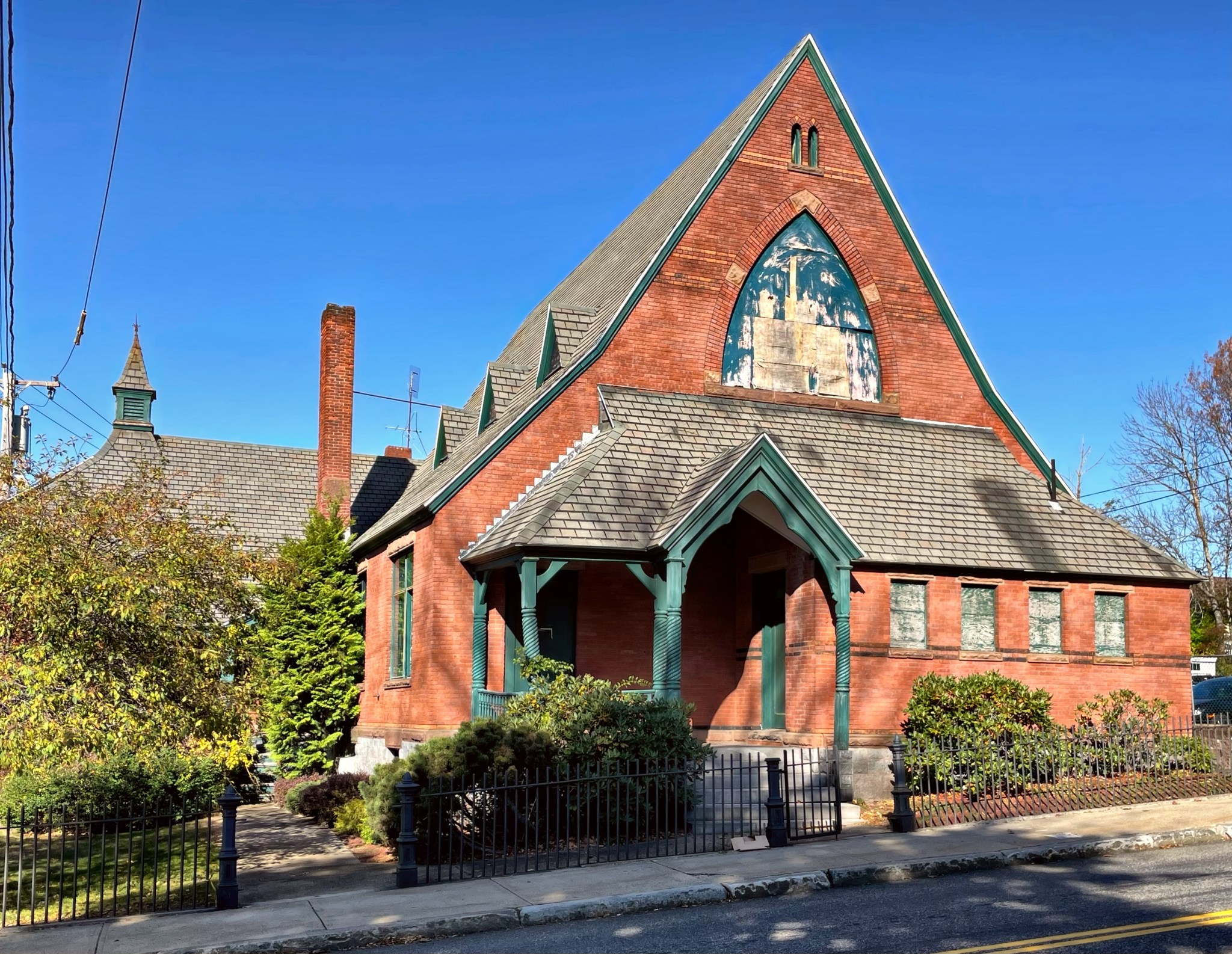 East Congregational Society Chapel // 1881 – Buildings of New England