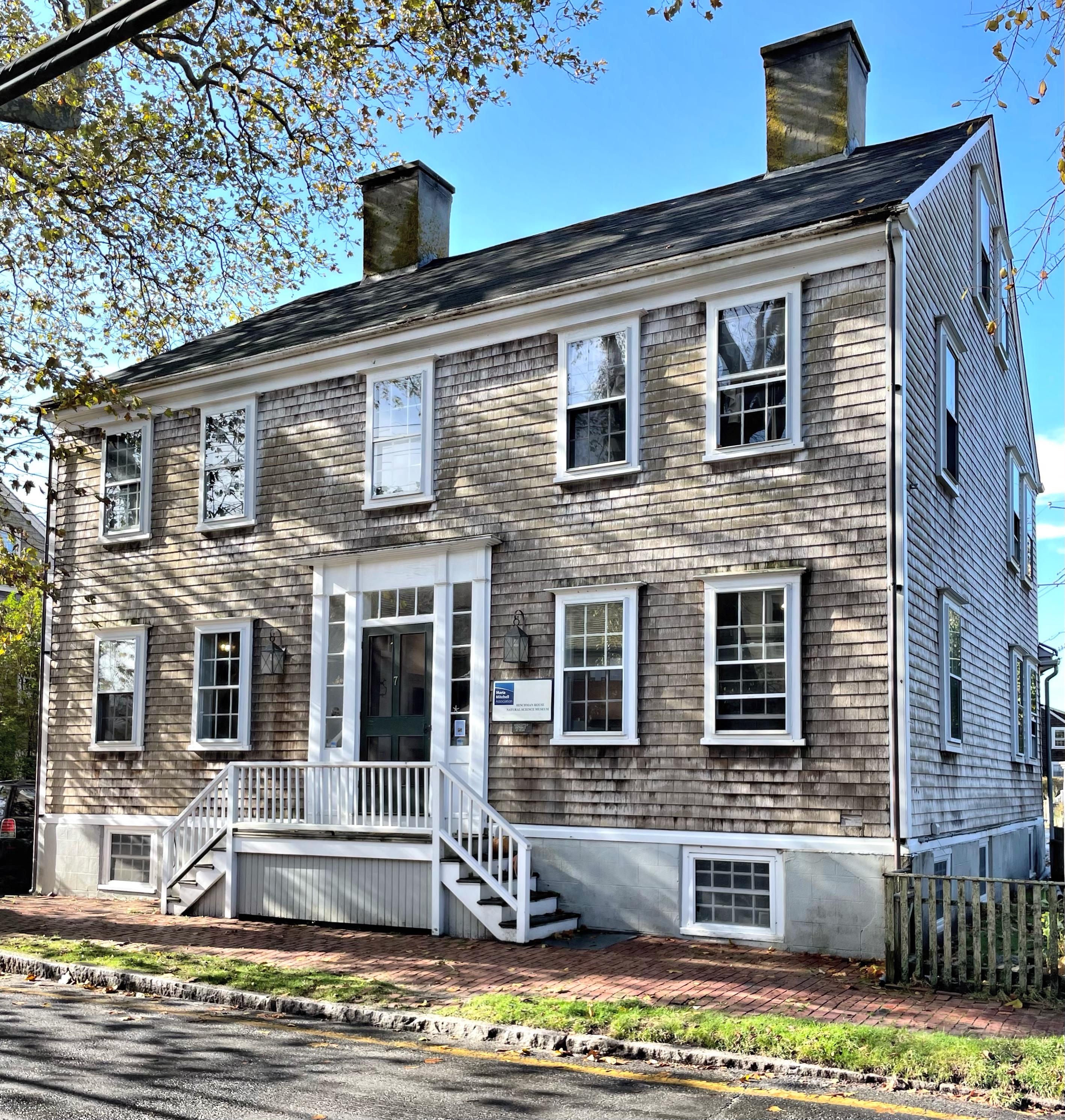 Lydia S. Hinchman House // c.1819 – Buildings of New England