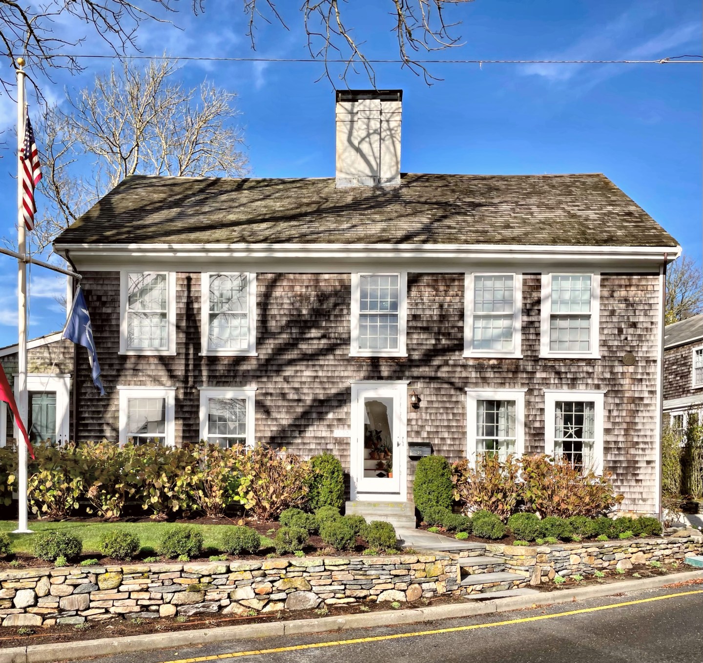 Abel Gardner House – Wisteria Lodge // 1733 – Buildings of New England