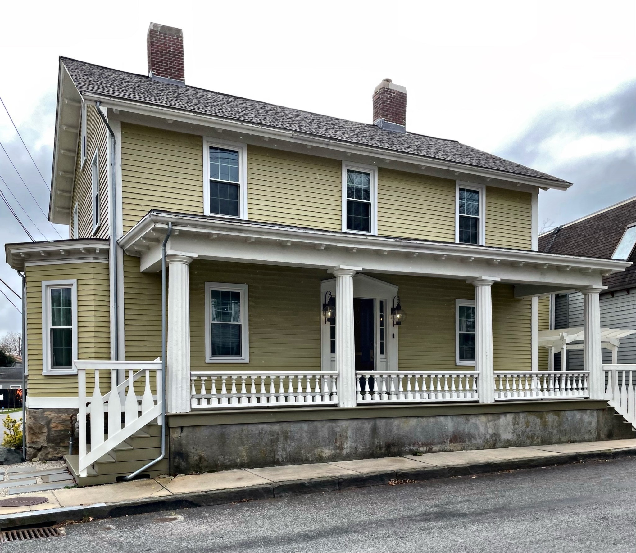 Tew Brothers House // 1845 – Buildings of New England