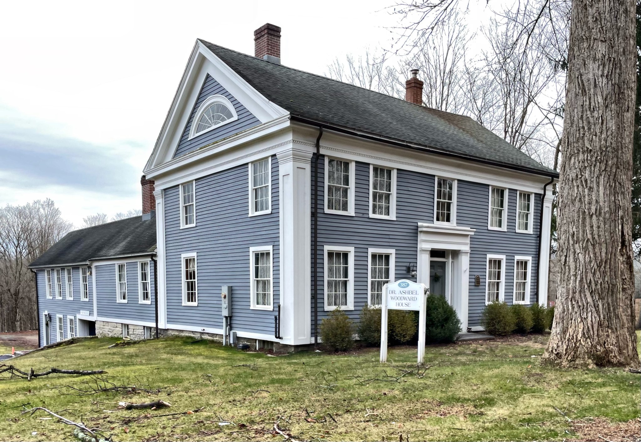 Dr. Ashbel Woodward House // 1835 – Buildings of New England