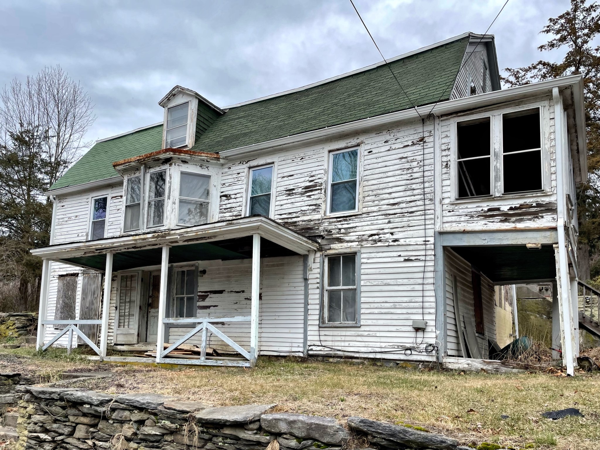 Giddings Homestead // c.1800 – Buildings of New England