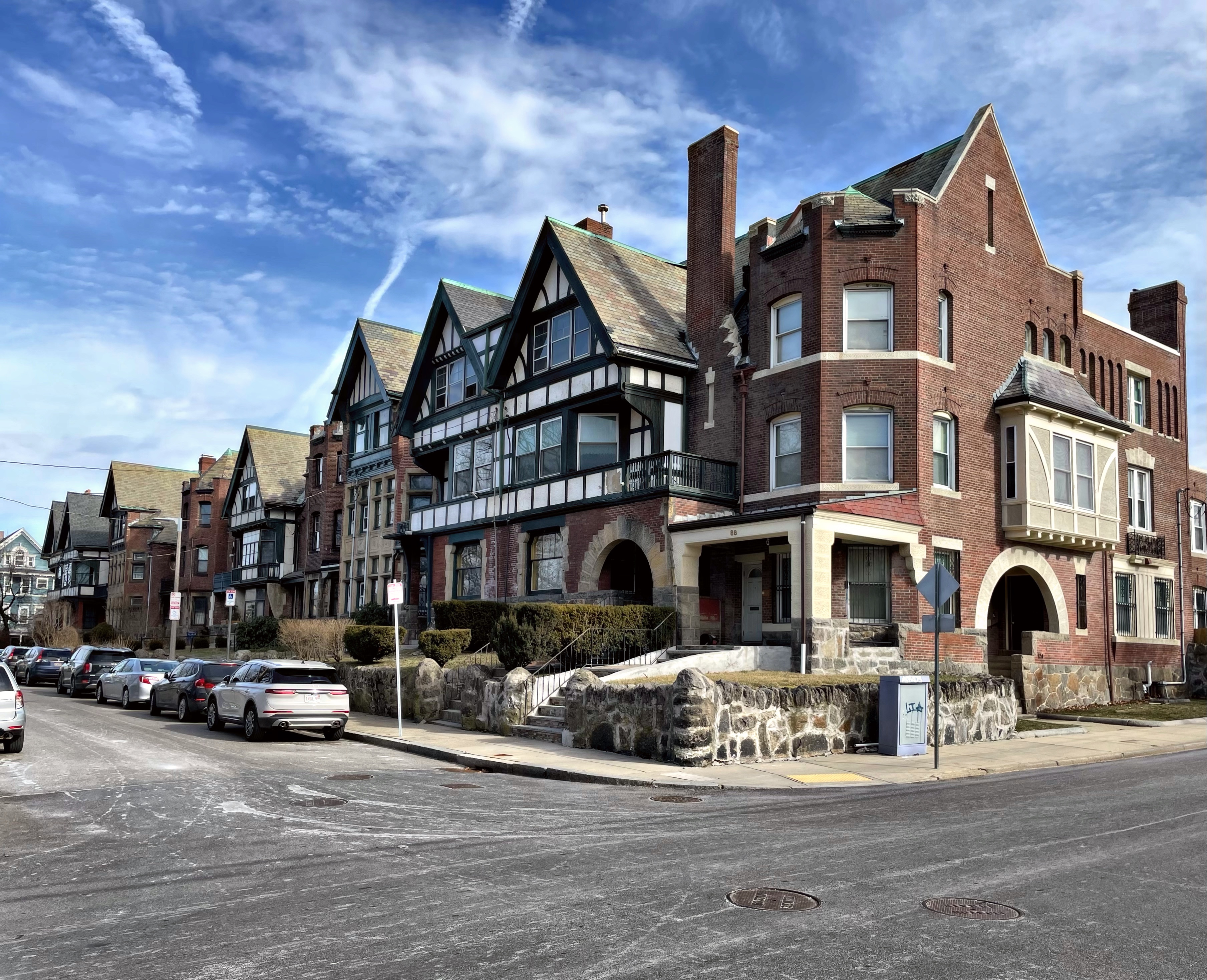 Harriswood Crescent // 1889 – Buildings of New England