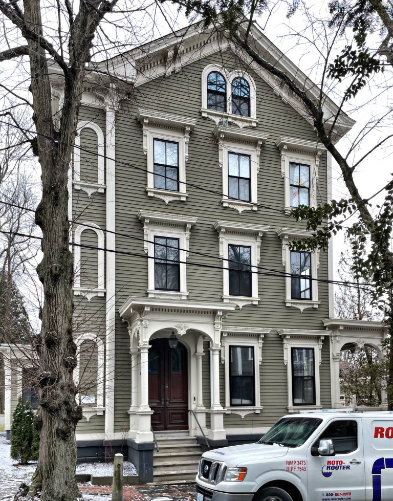 Three Decker – Buildings of New England