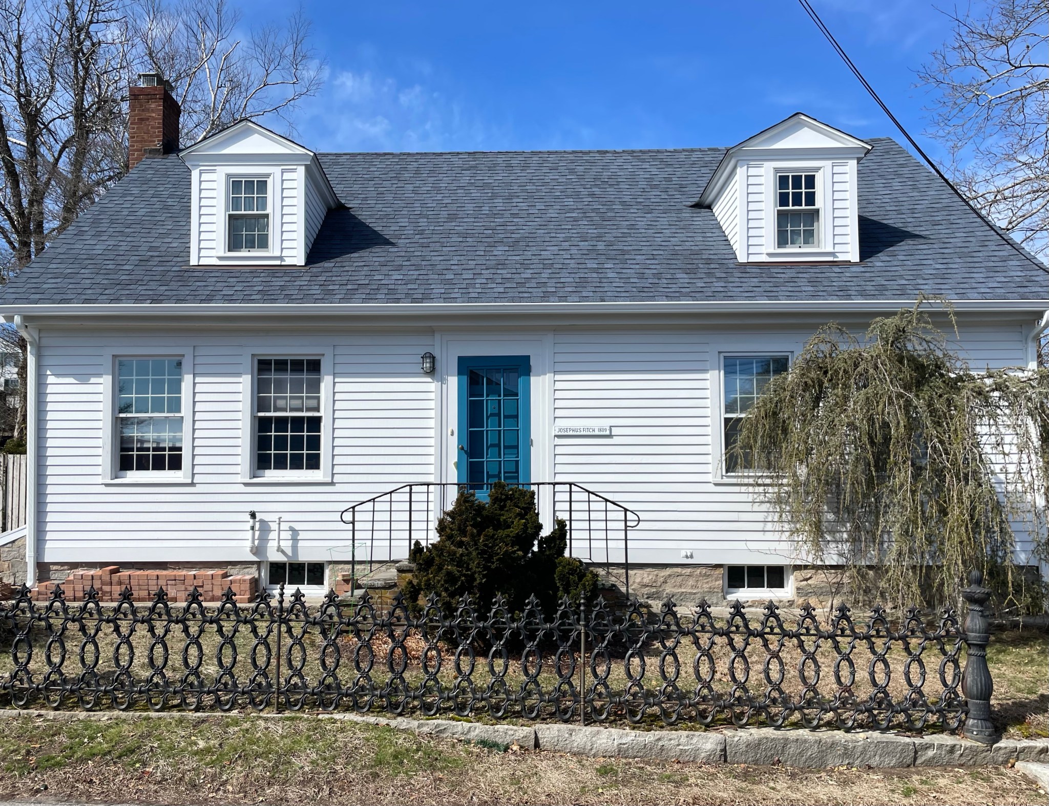 Cape House – Buildings of New England