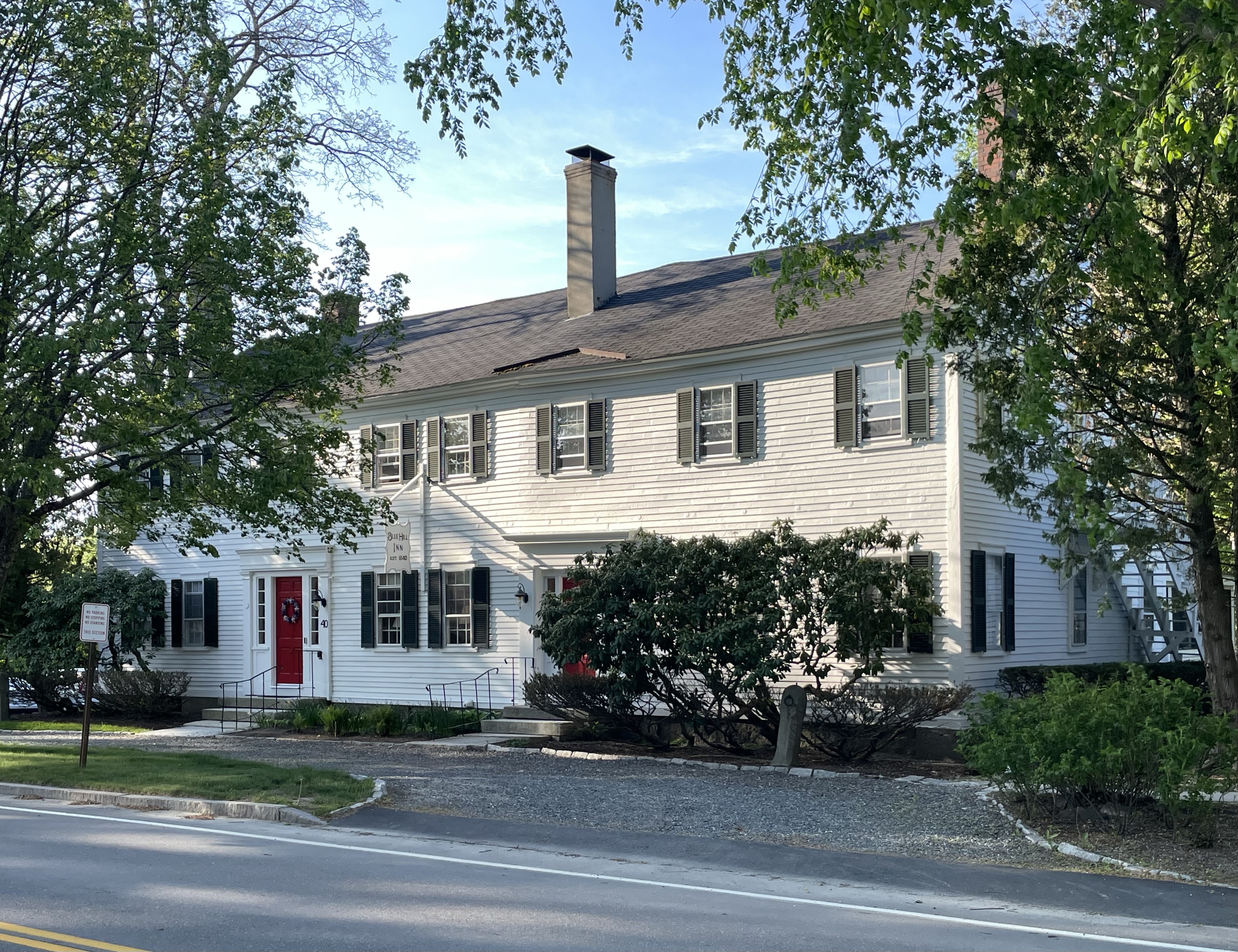 Blue Hill Inn // c.1830 – Buildings of New England