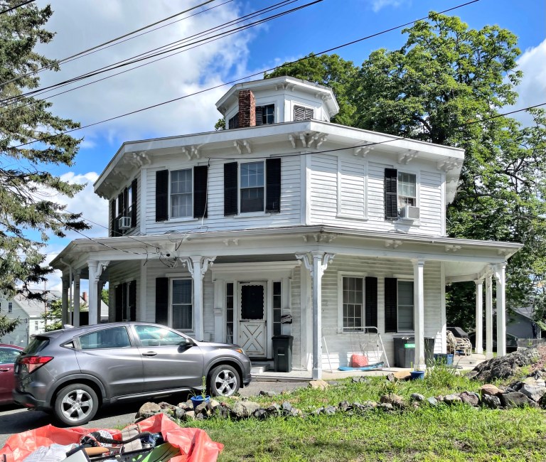 Octagon House – Buildings of New England