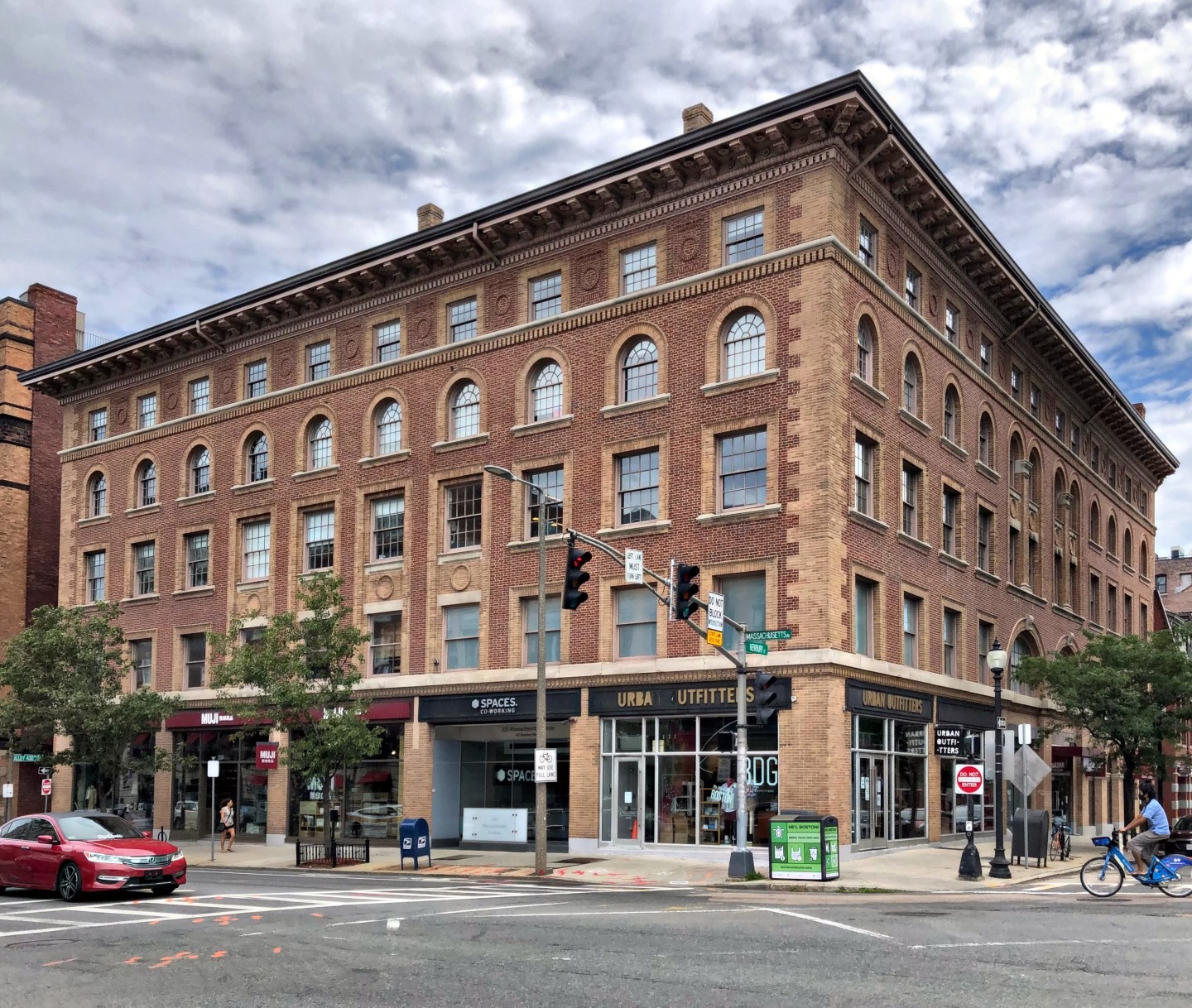 Charlesgate Stables // 1892 – Buildings of New England