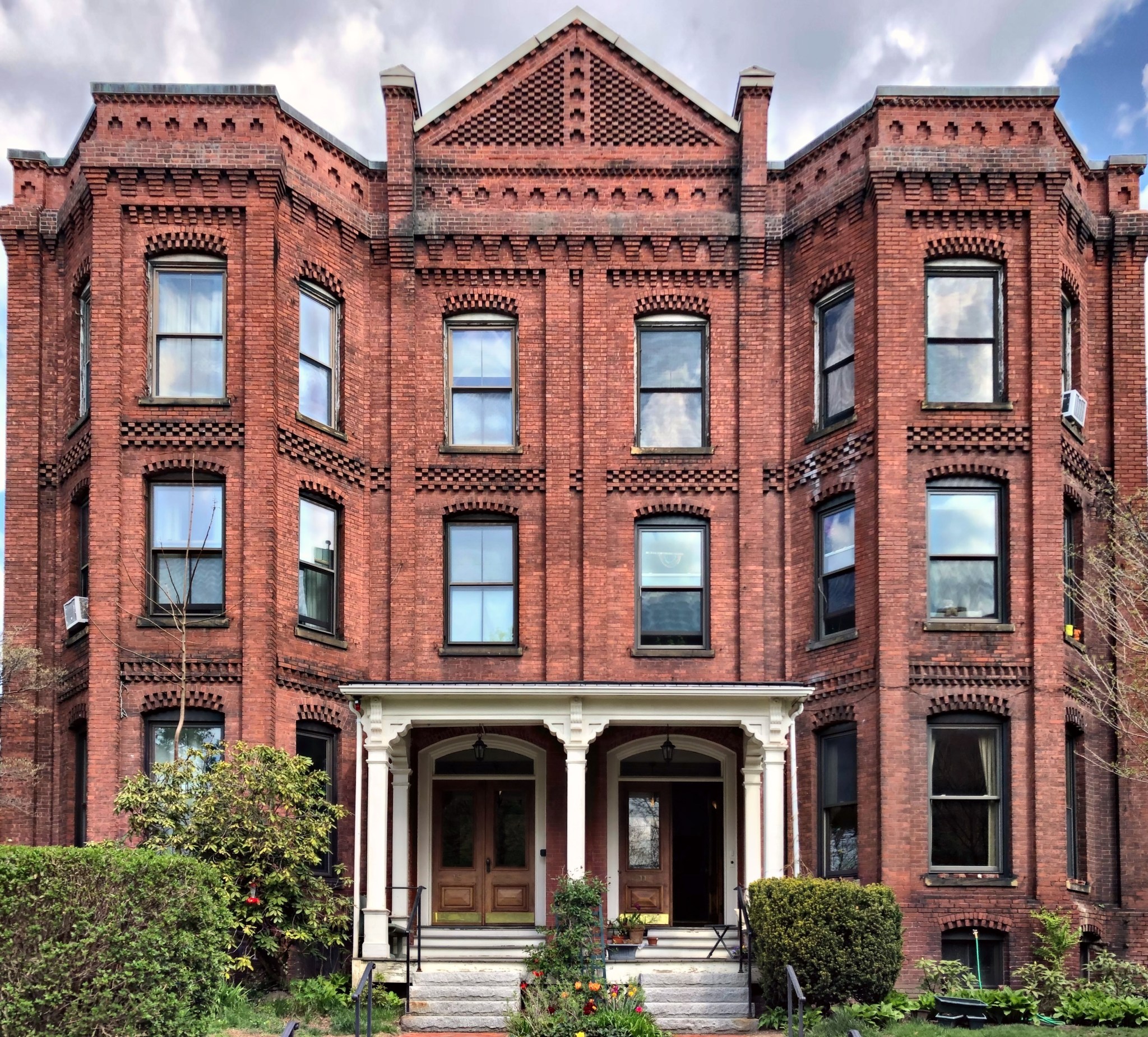 Brookline Village – Buildings of New England