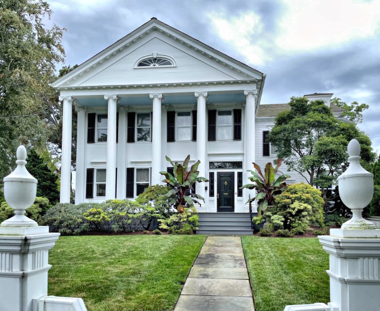 Henry Perry House // 1832 – Buildings of New England
