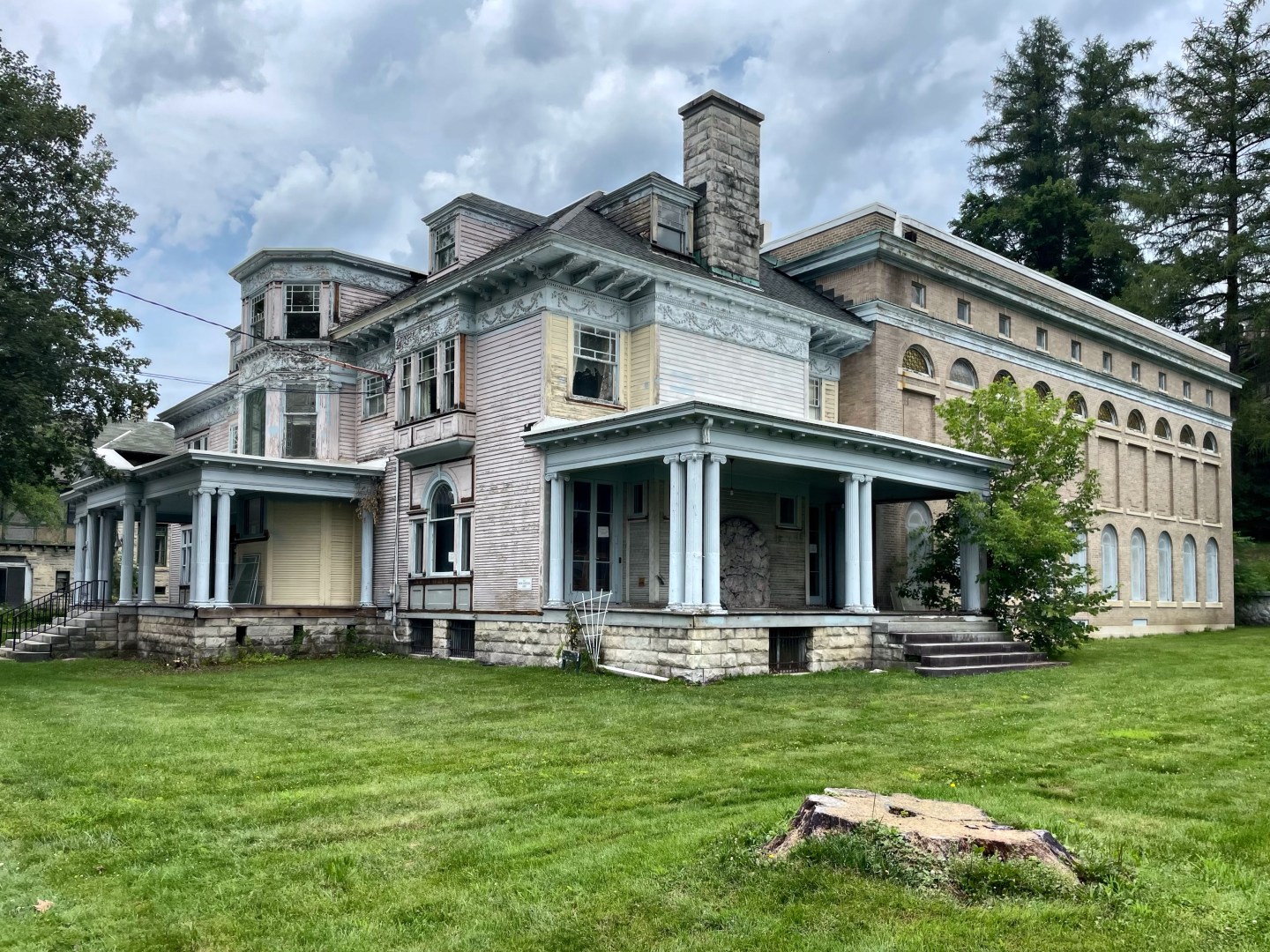 North Adams History – Buildings of New England