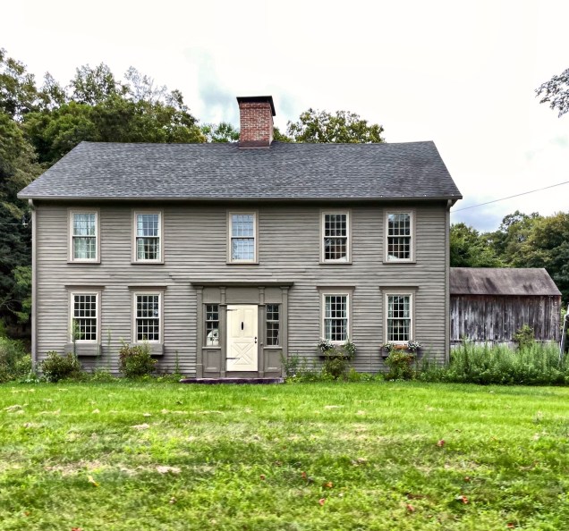Reverend Graham-Howard Richmond House // c.1715 – Buildings of New England