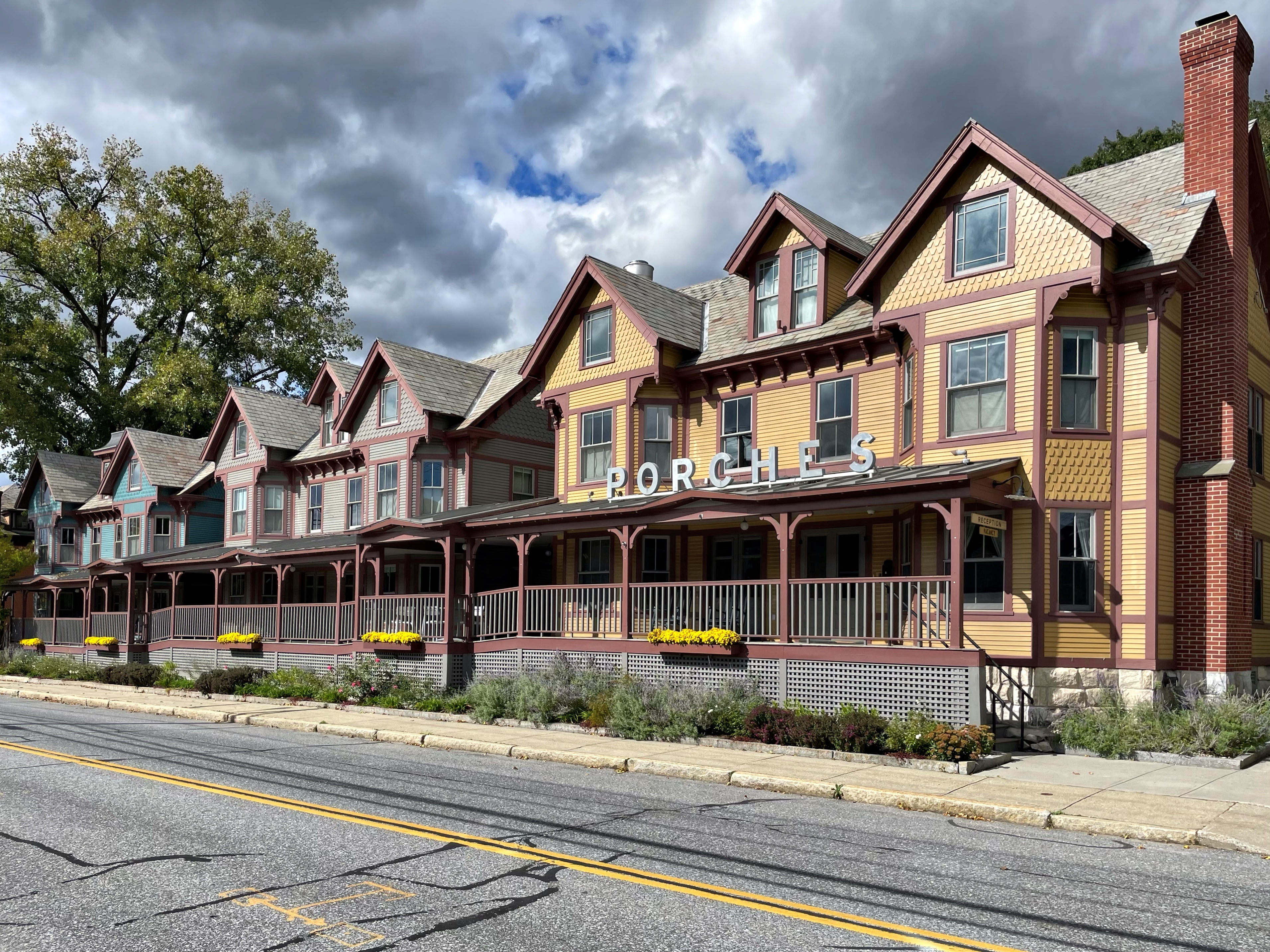 The Porches Inn // 1895 – Buildings of New England