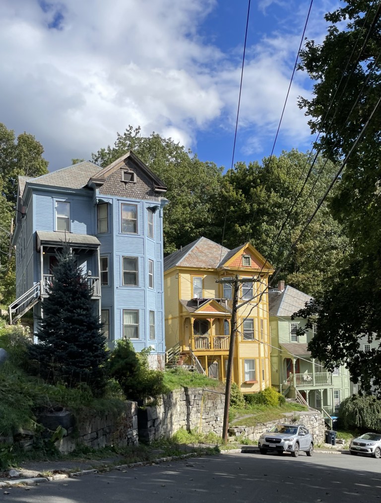 Triple Decker – Buildings of New England