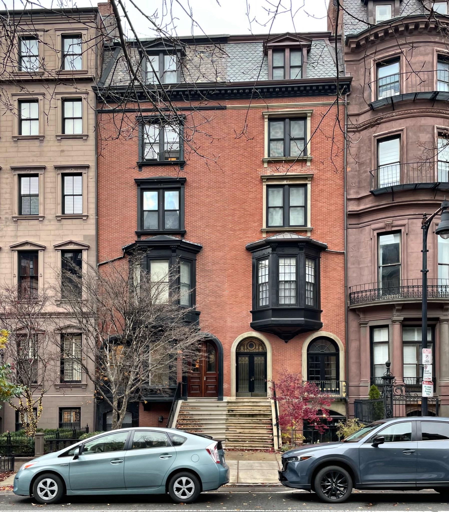 Mansard House – Buildings of New England